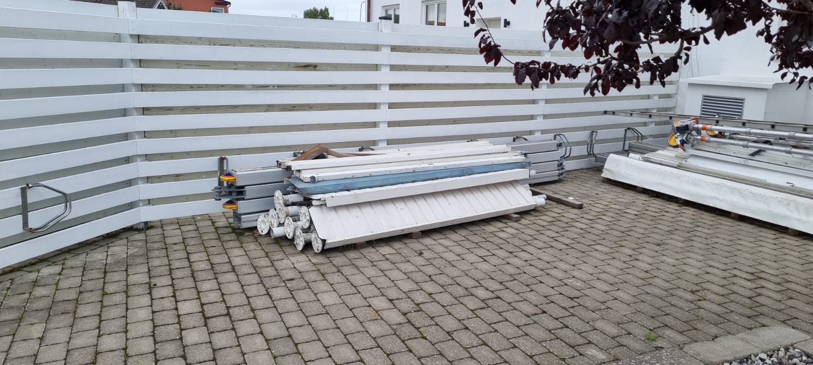 Serving tent 8 x 10 meters - PS Auction - We value the future - Largest ...