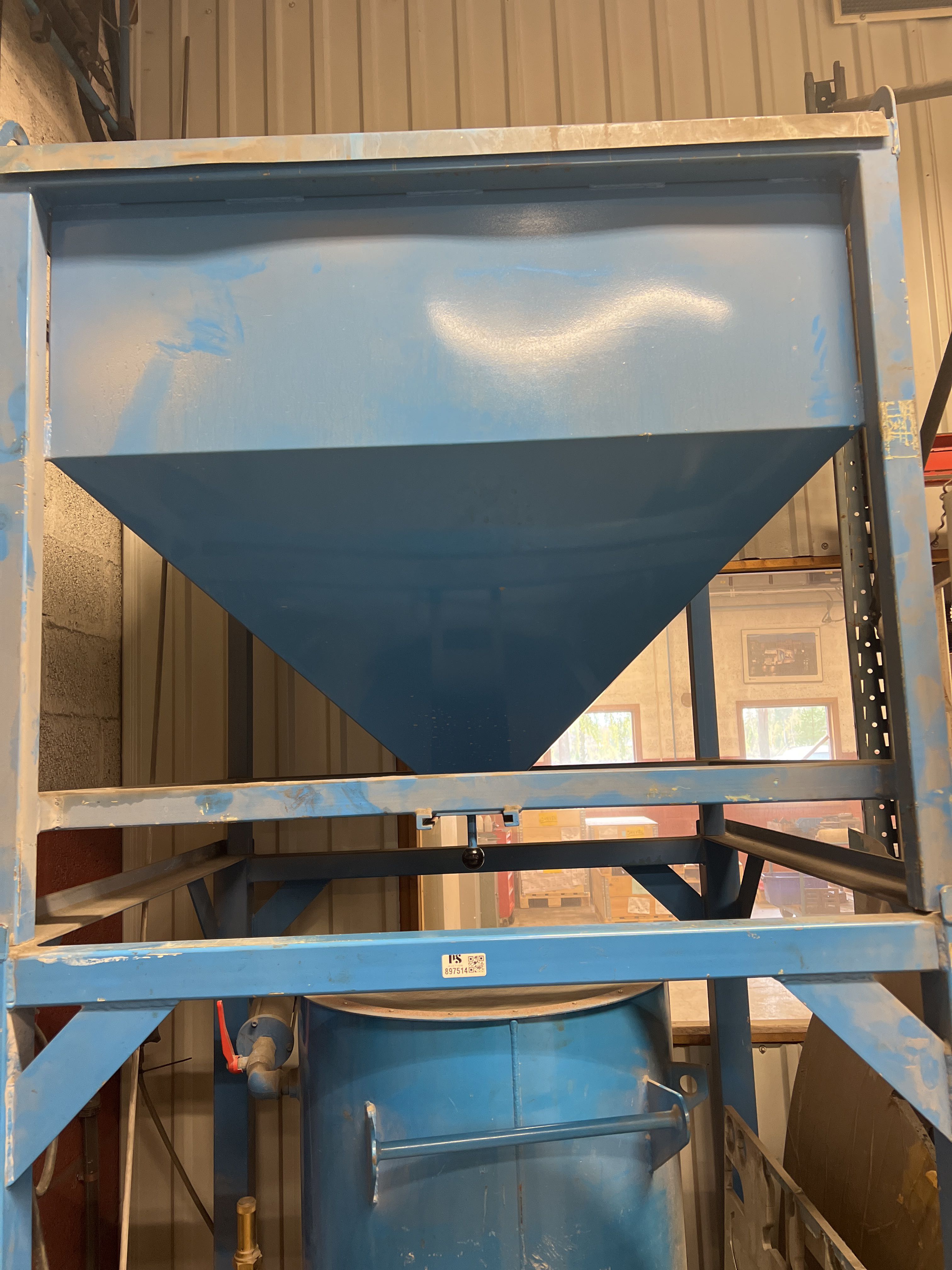 Sand pocket with pressure vessel - PS Auction - We value the future ...
