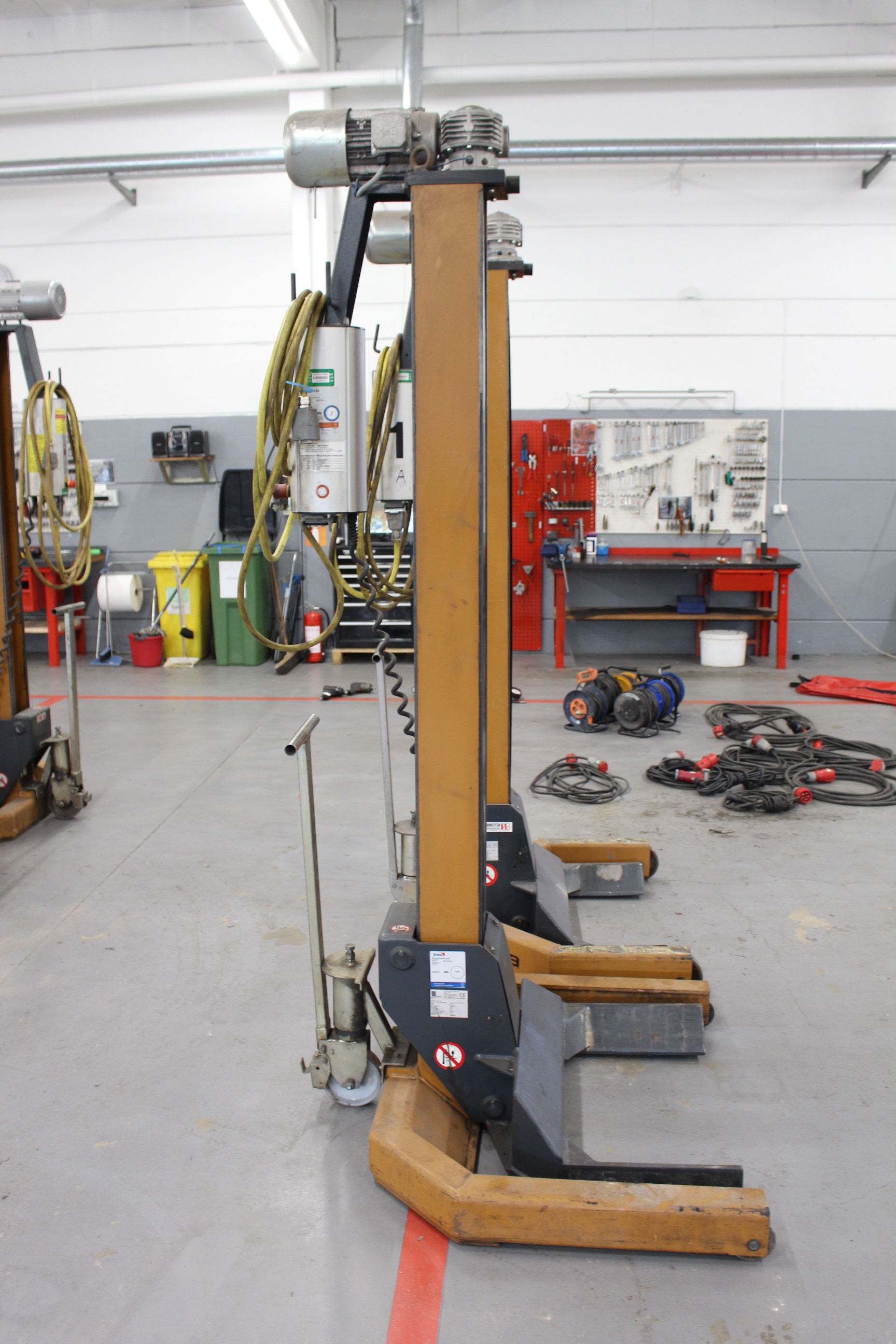 2 truck lifts Hetra 1-pillar lifts 7.5T - PS Auction - We value the ...