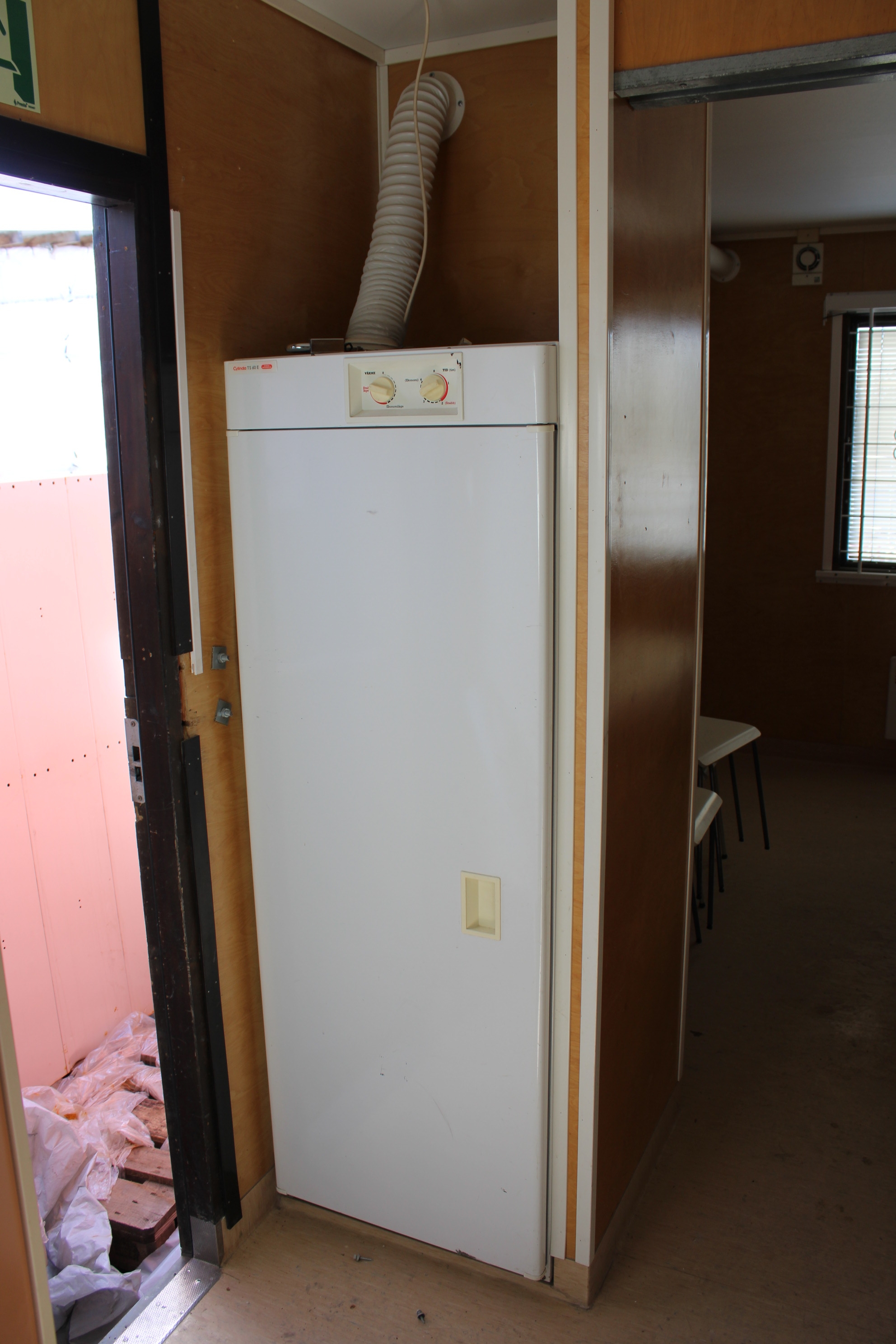 Work stall with content - PS Auction - We value the future - Largest in ...