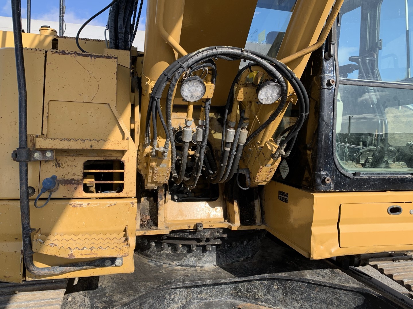 Track excavator CAT 321C LCR, with 3 buckets and Rototilt - PS Auction ...