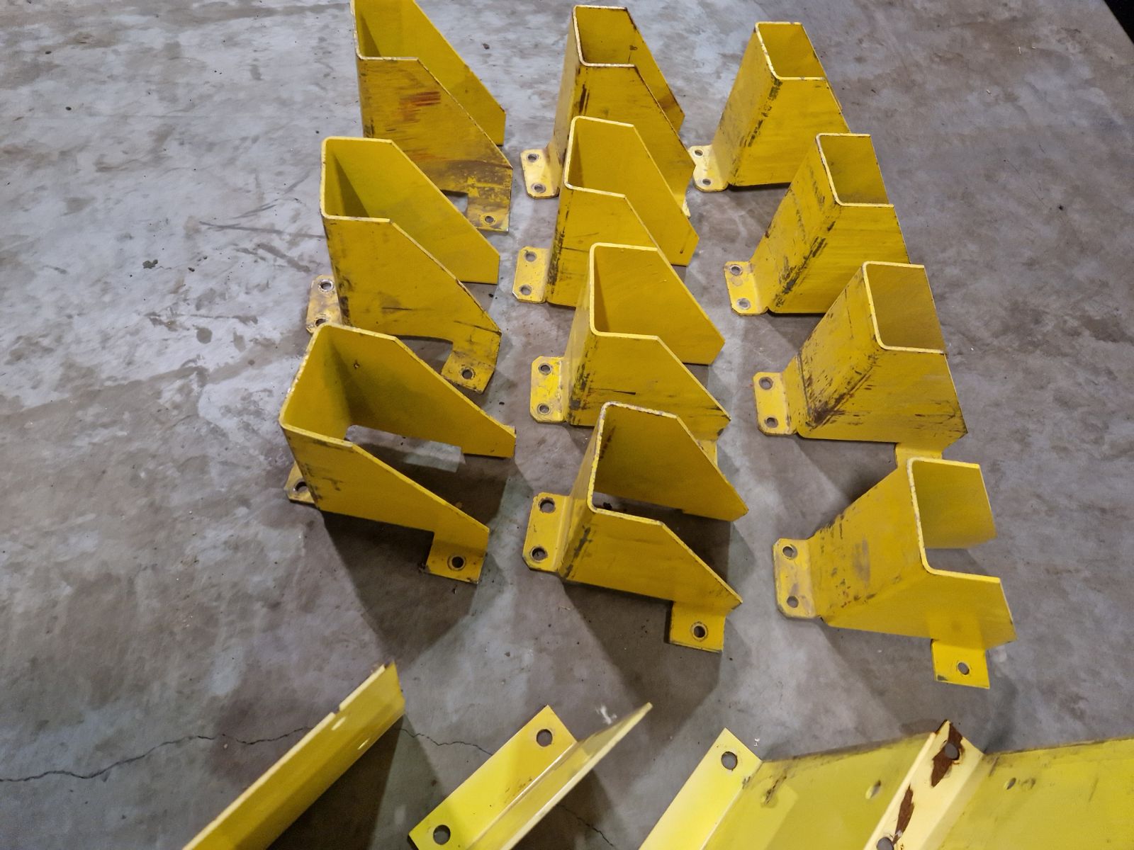 11 crash guards for pallet racks - PS Auction - We value the future ...