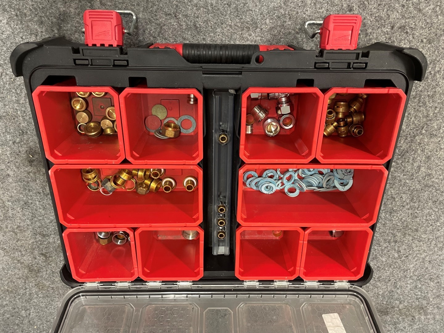 Assortment drawers 7 pcs Milwaukee, wall mounts - PS Auction - We value ...