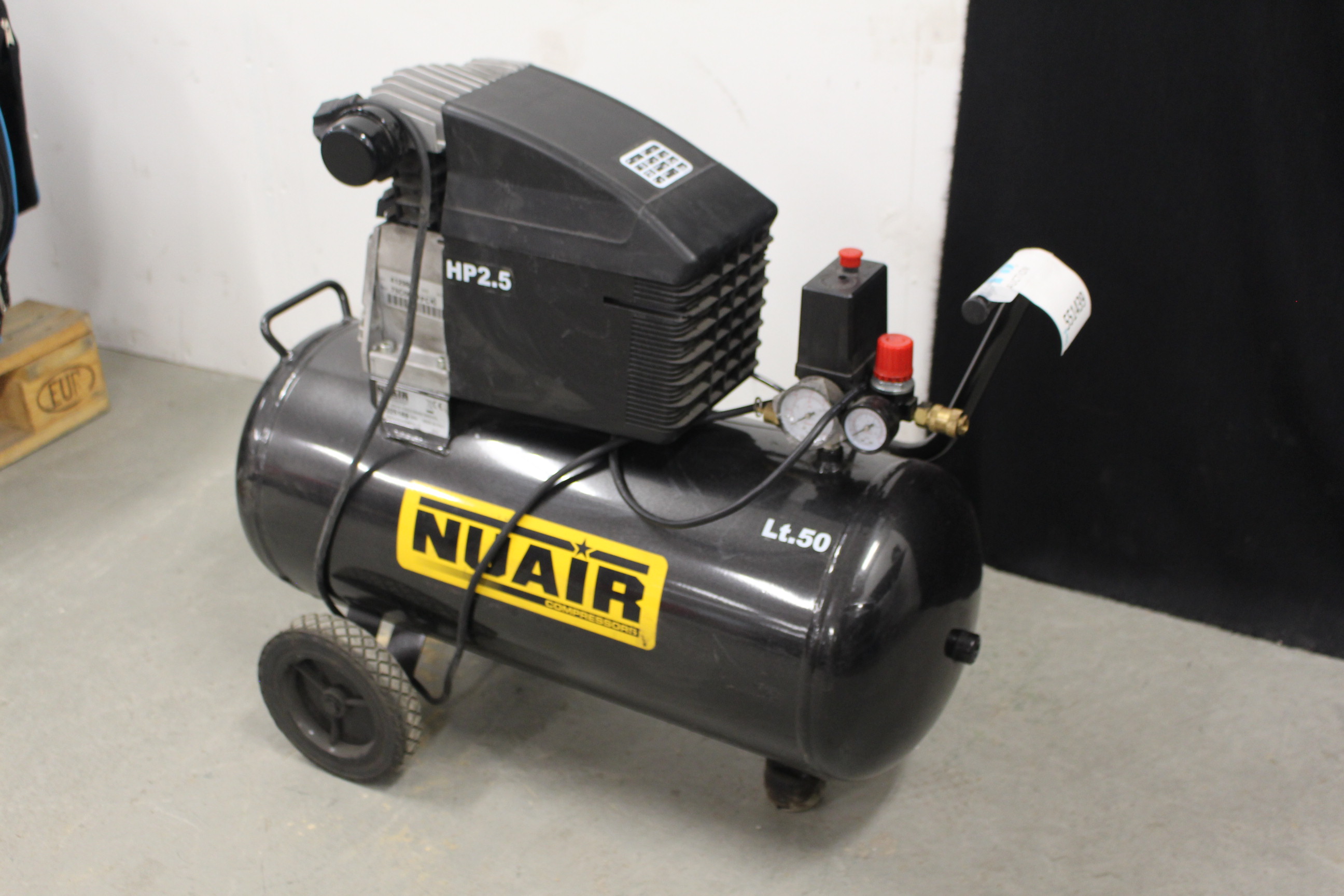 NuAir Compressor 2.5 HP - PS Auction - We value the future - Largest in ...