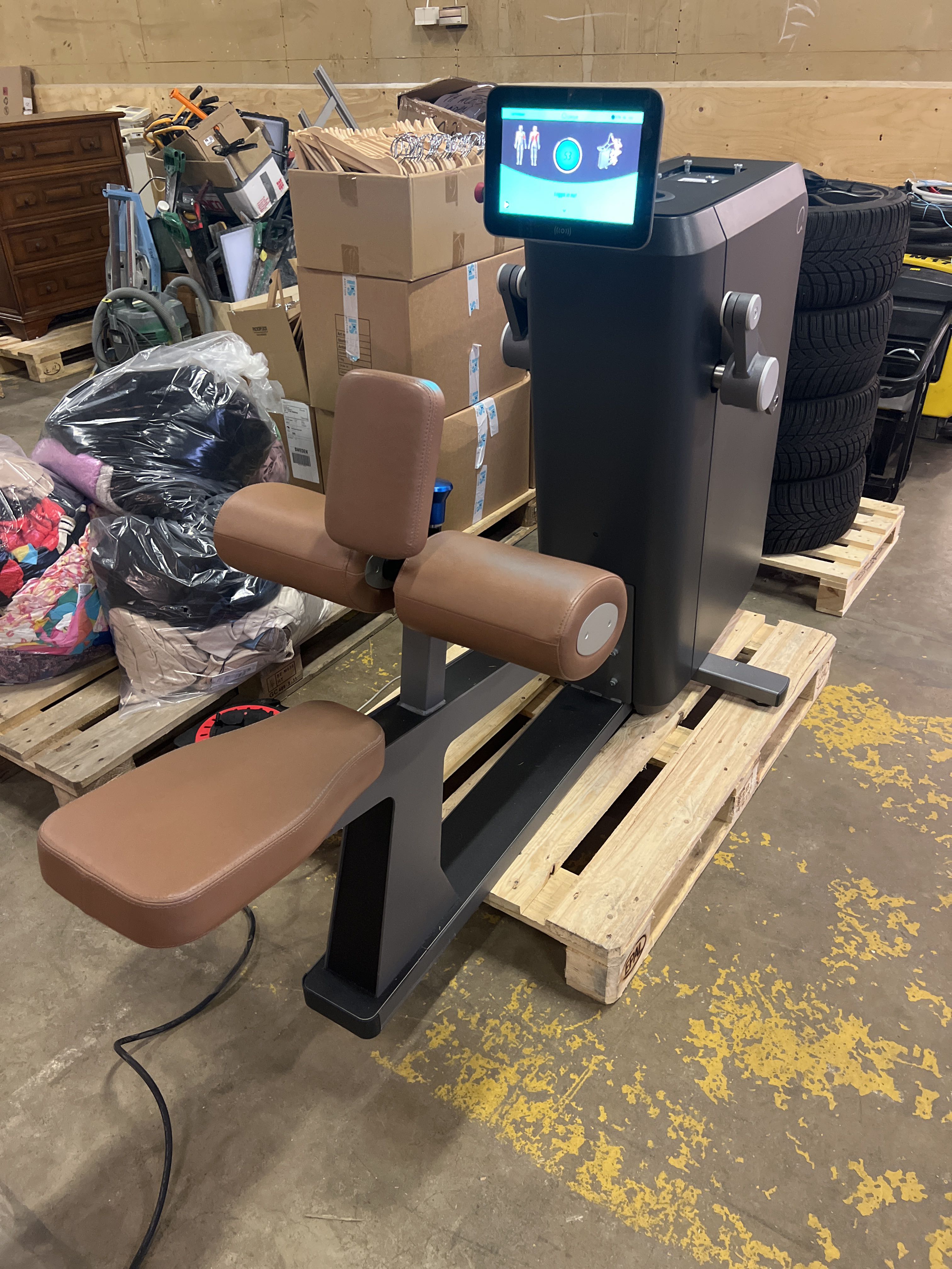 Training machine Milon Lat Pulldown - PS Auction - We value the future ...