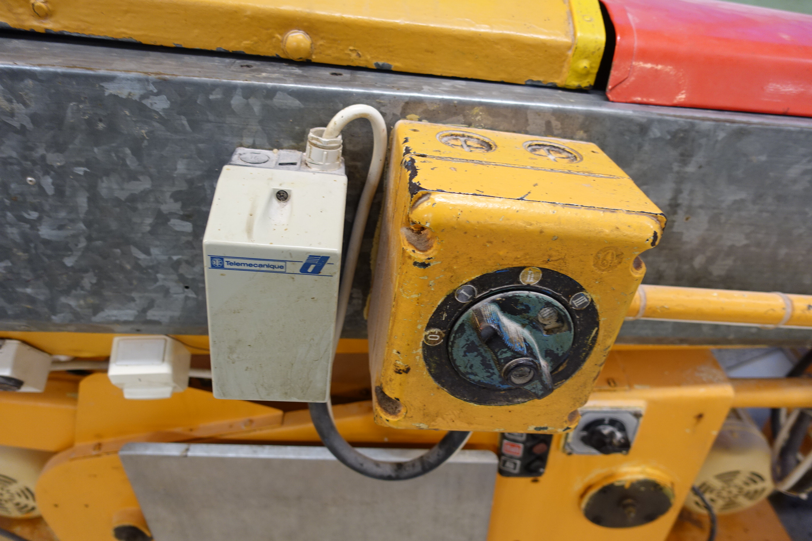 Column rollers with leveling works - PS Auction - We value the future ...