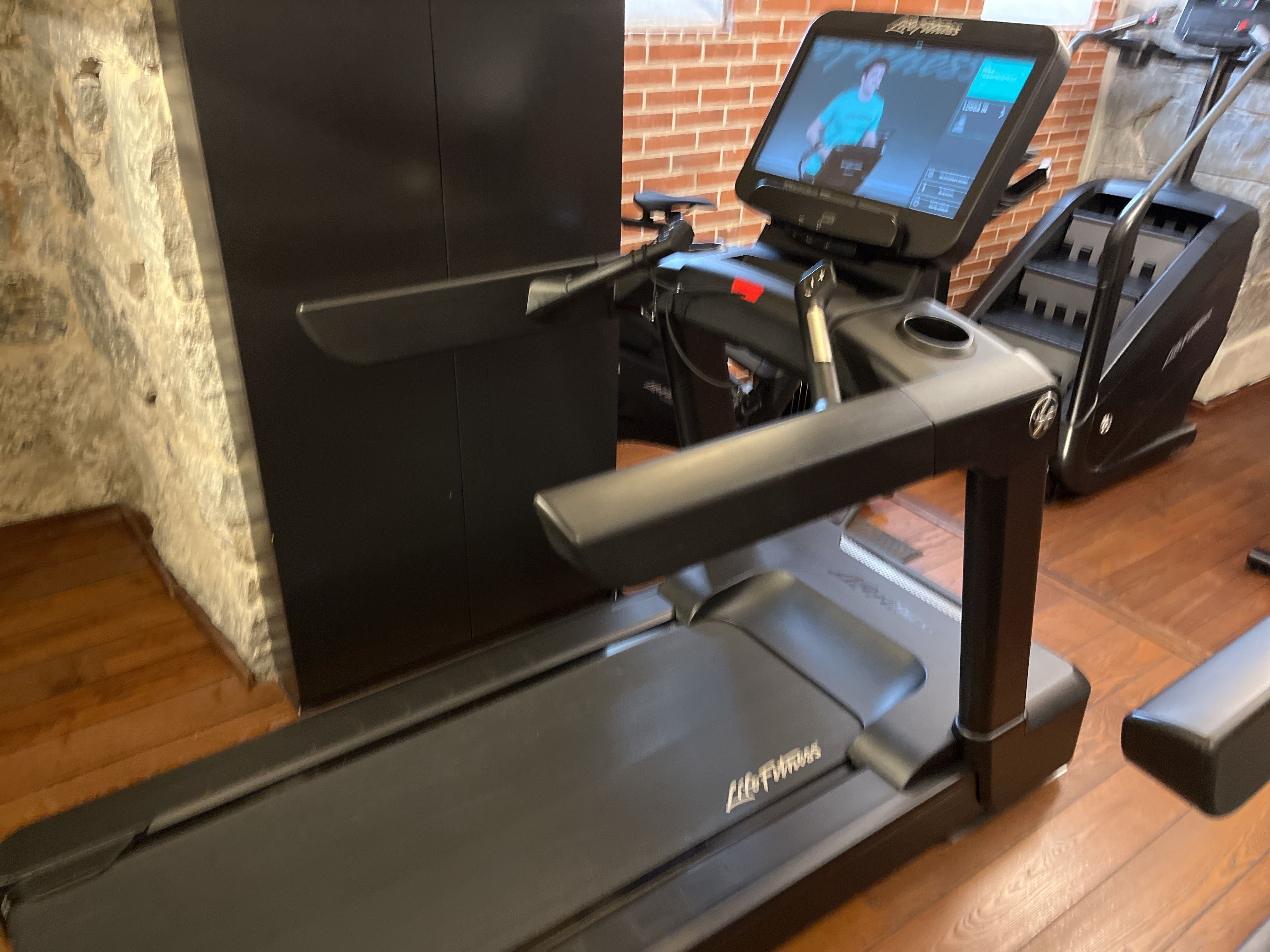 Treadmill from Life Fitness - PS Auction - We value the future ...