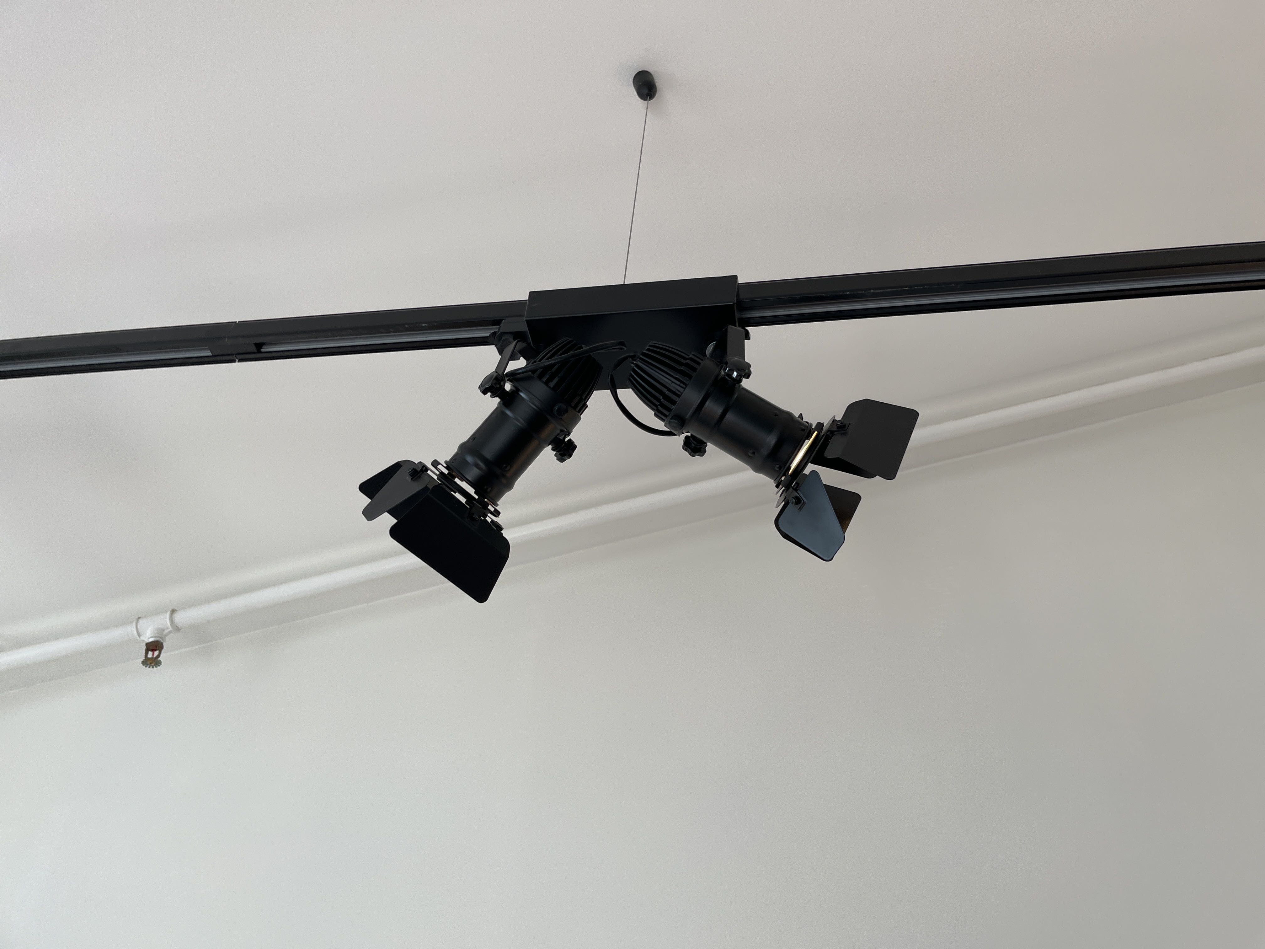 Double spotlights, 14 pieces on rails - PS Auction - We value the ...