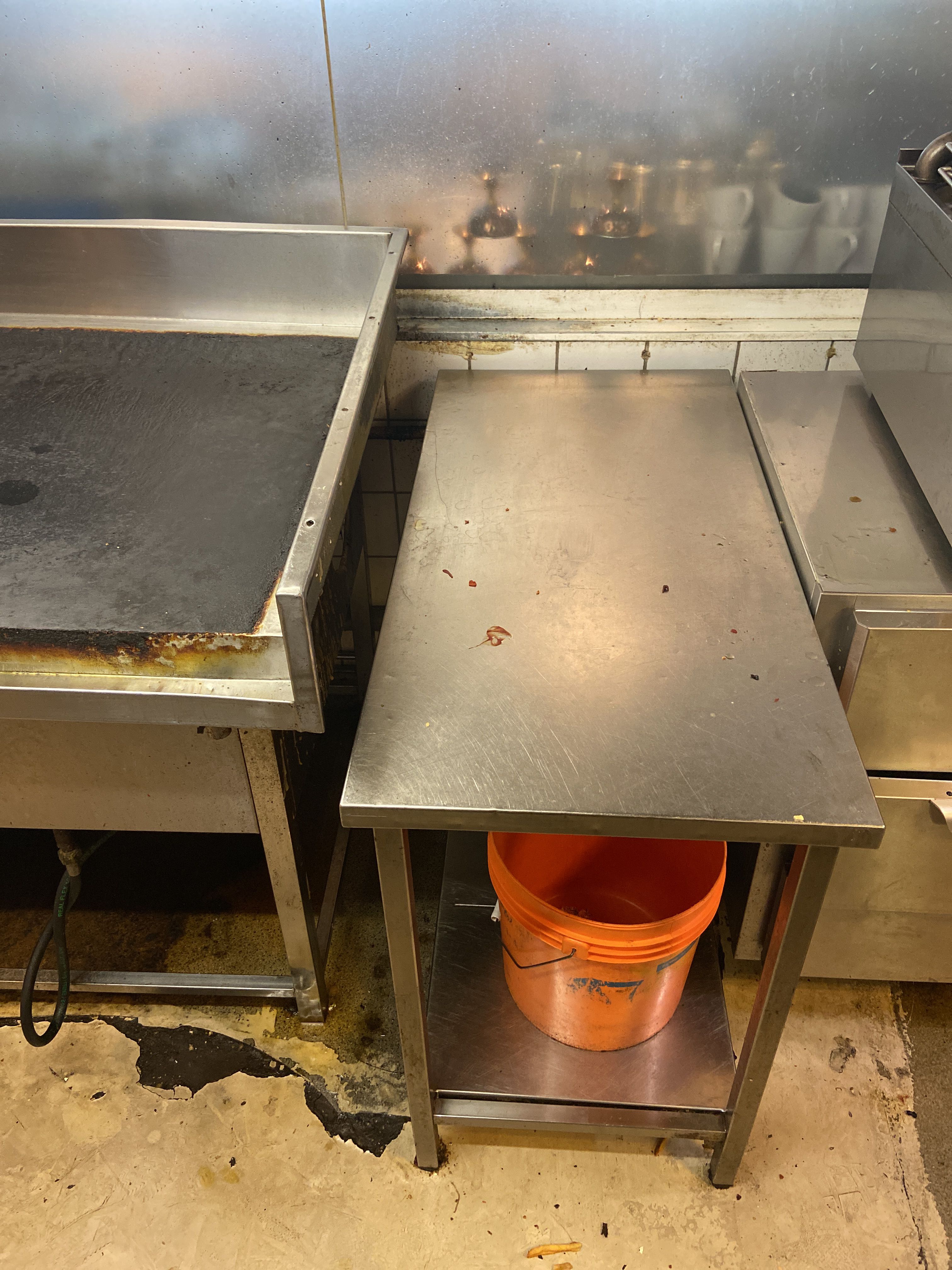 Frying table with associated storage table - PS Auction - We value the ...