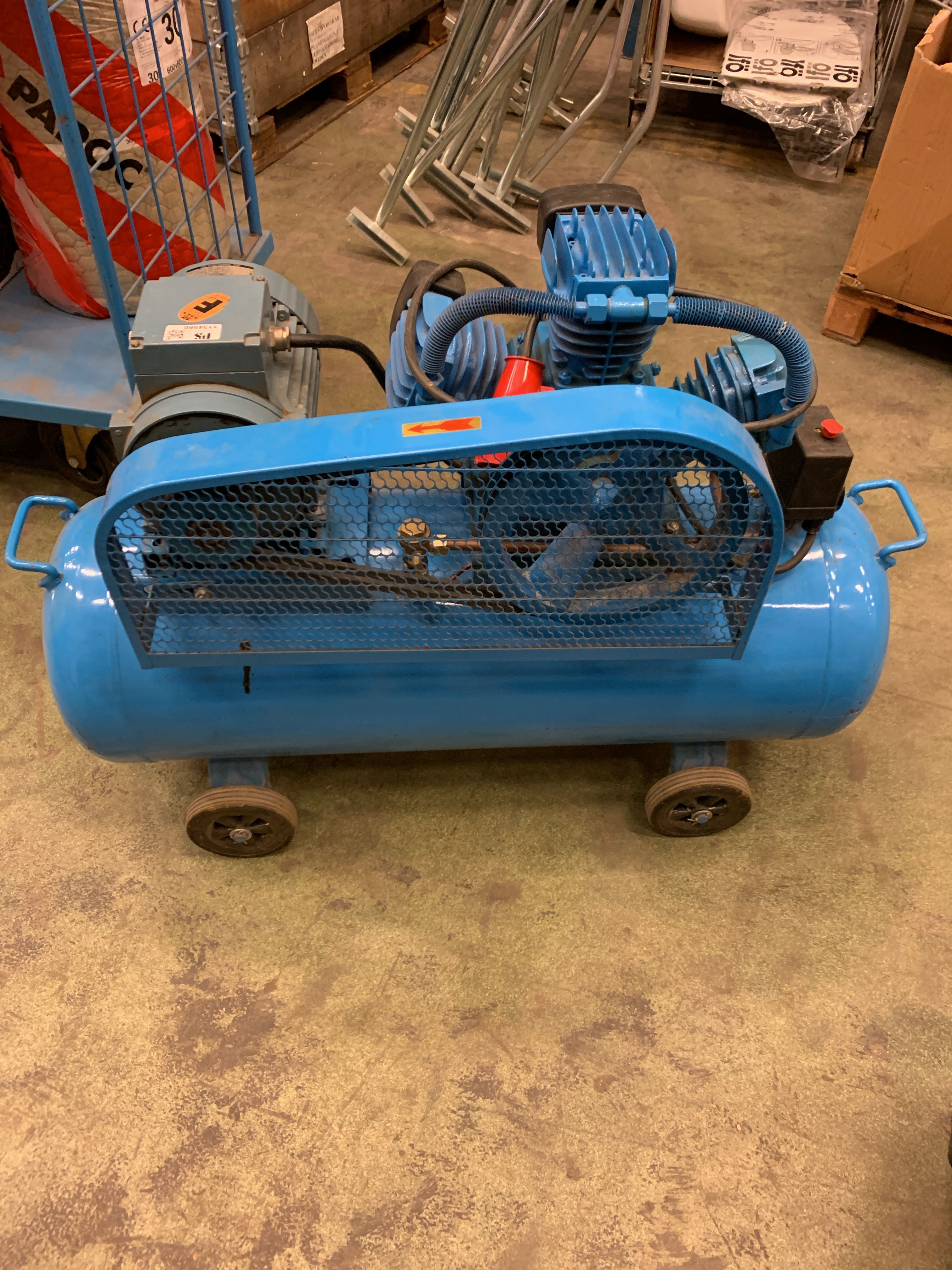 Air compressor 3-cylinder - PS Auction - We value the future - Largest ...