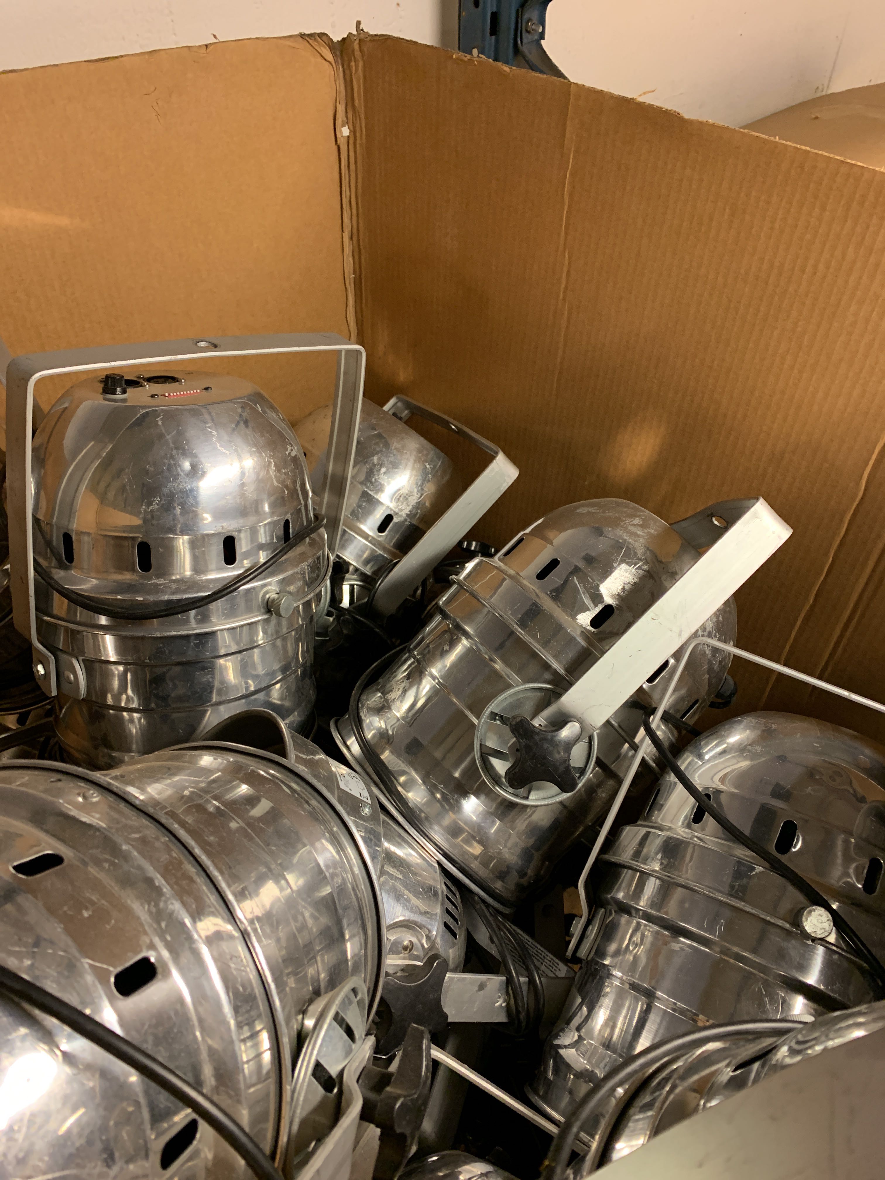 LED light jugs in pallet board - PS Auction - We value the future ...