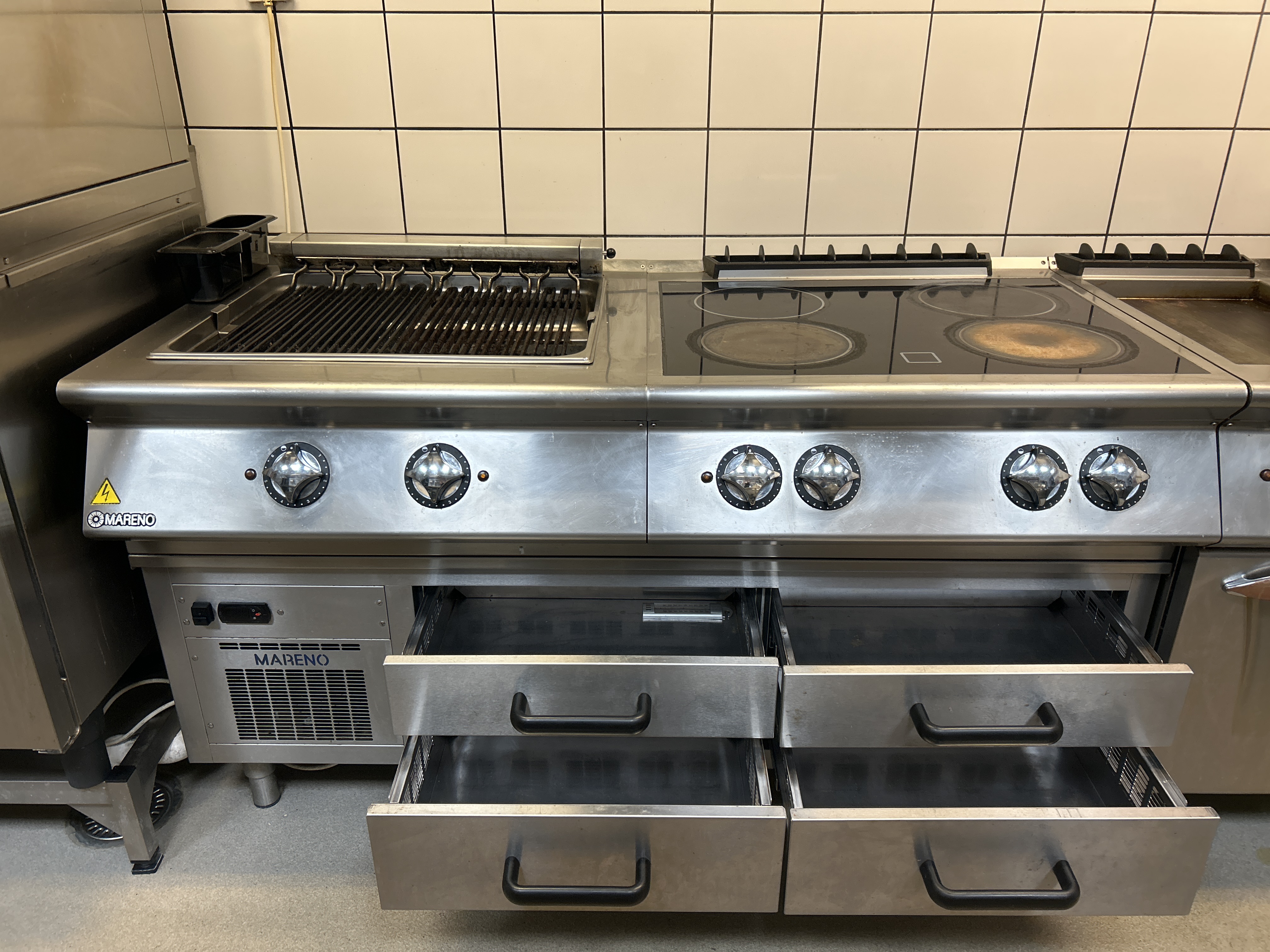 Electric grill and stove with grill cooling bench - Mareno - PS Auction ...