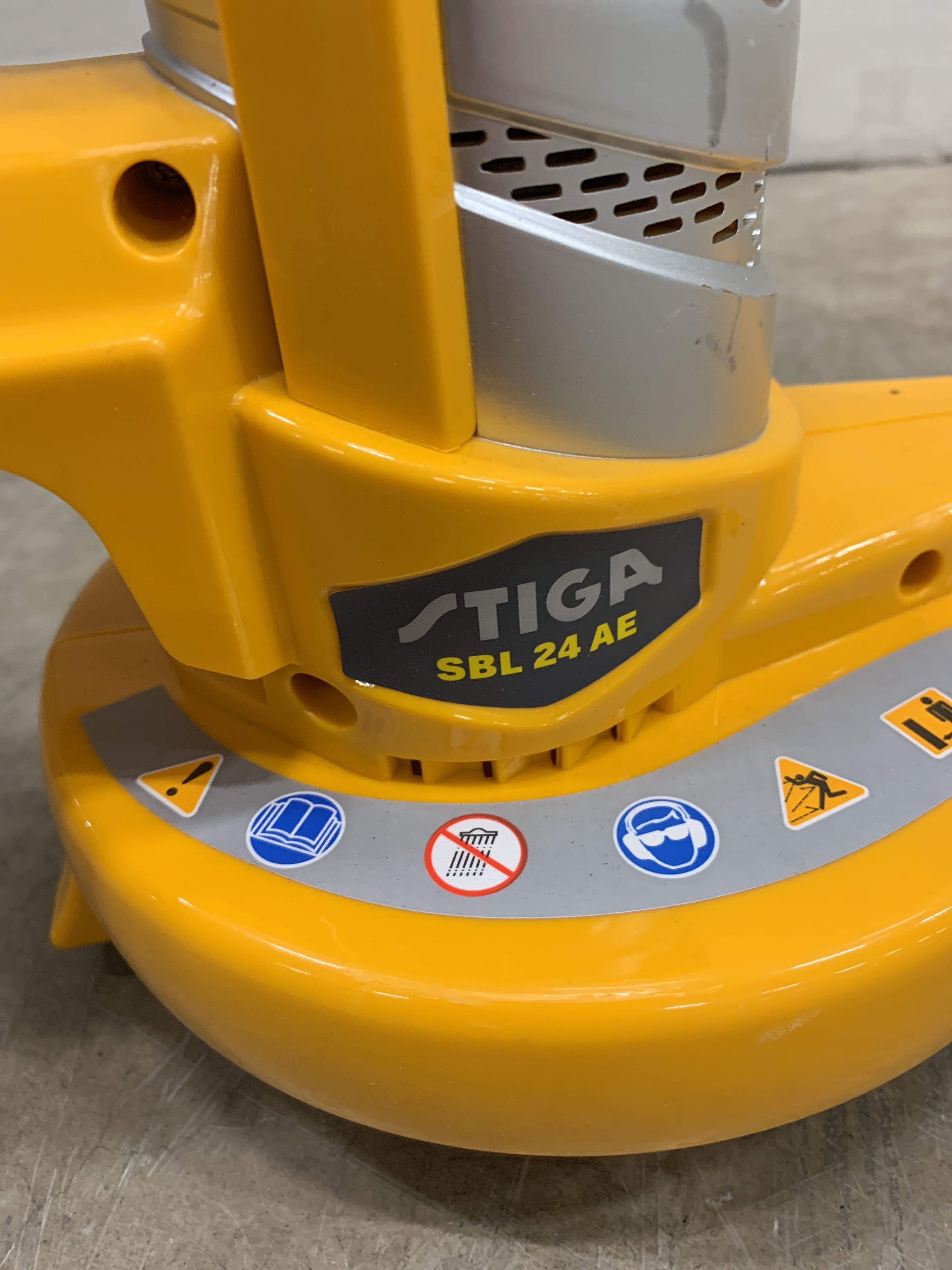 Lövblås Stiga SBL 24 AE (utan batteri och laddare) Visningsexemplar - Auktioner online ...