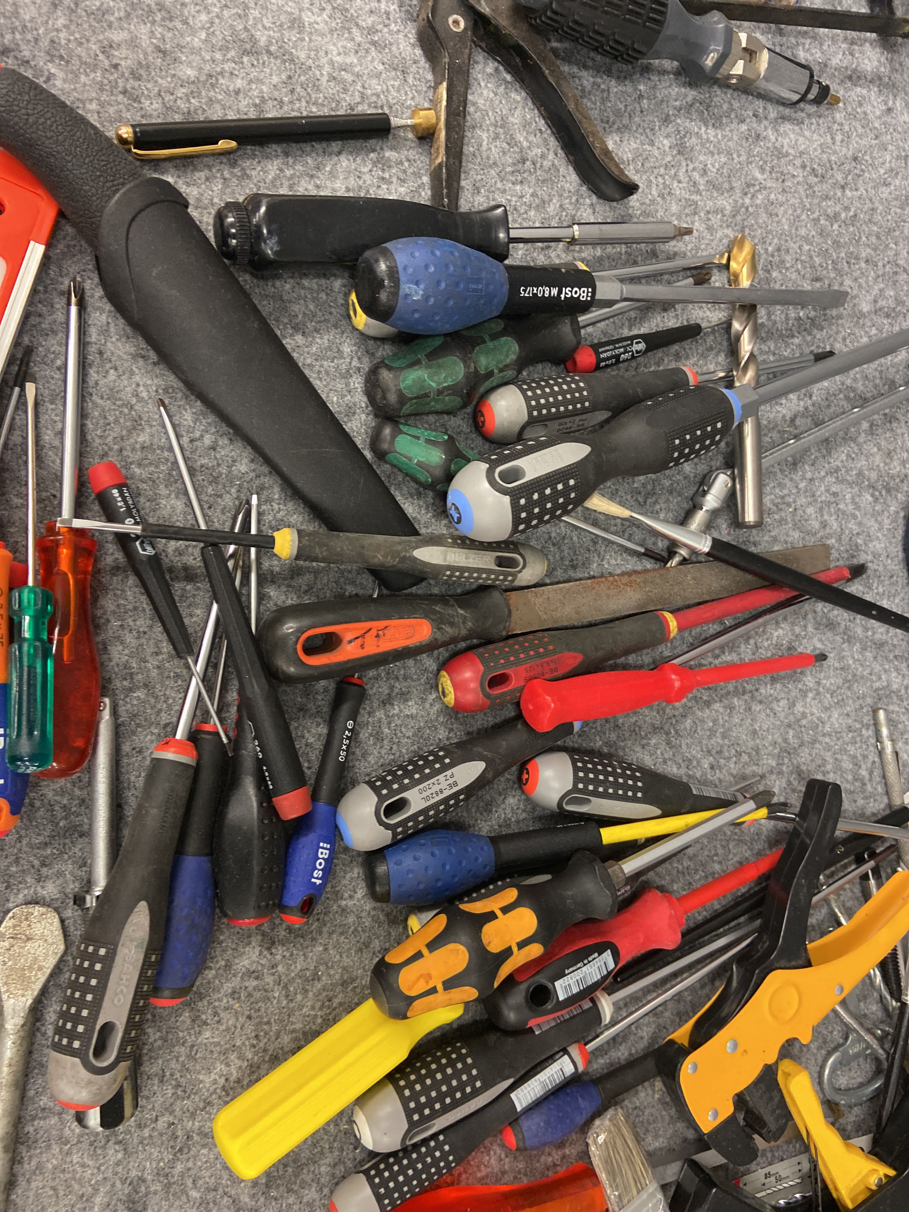 Mixed tools - PS Auction - We value the future - Largest in net auctions