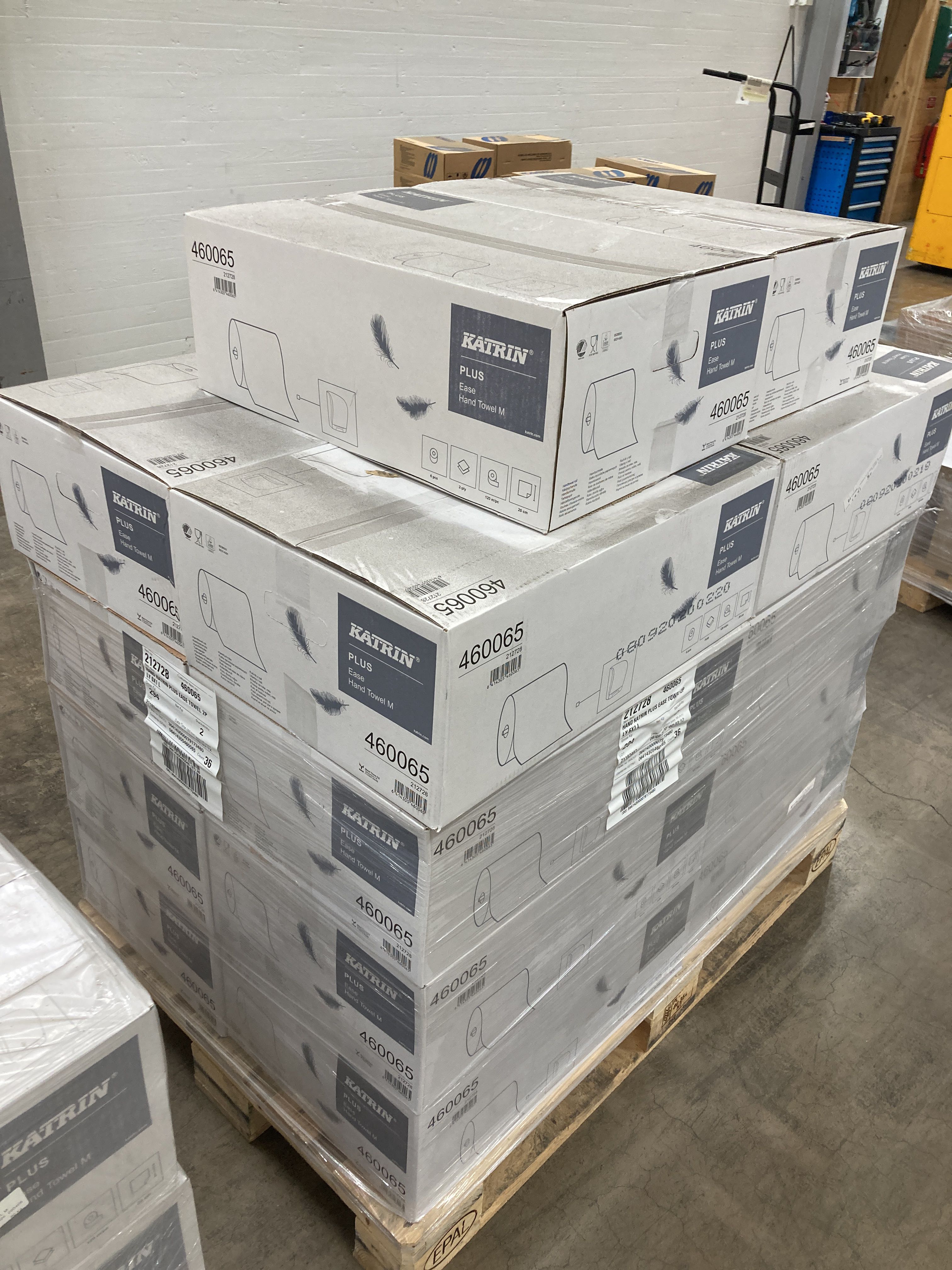 108 rolls of Katrin Plus Ease hand drying paper - PS Auction - We value ...