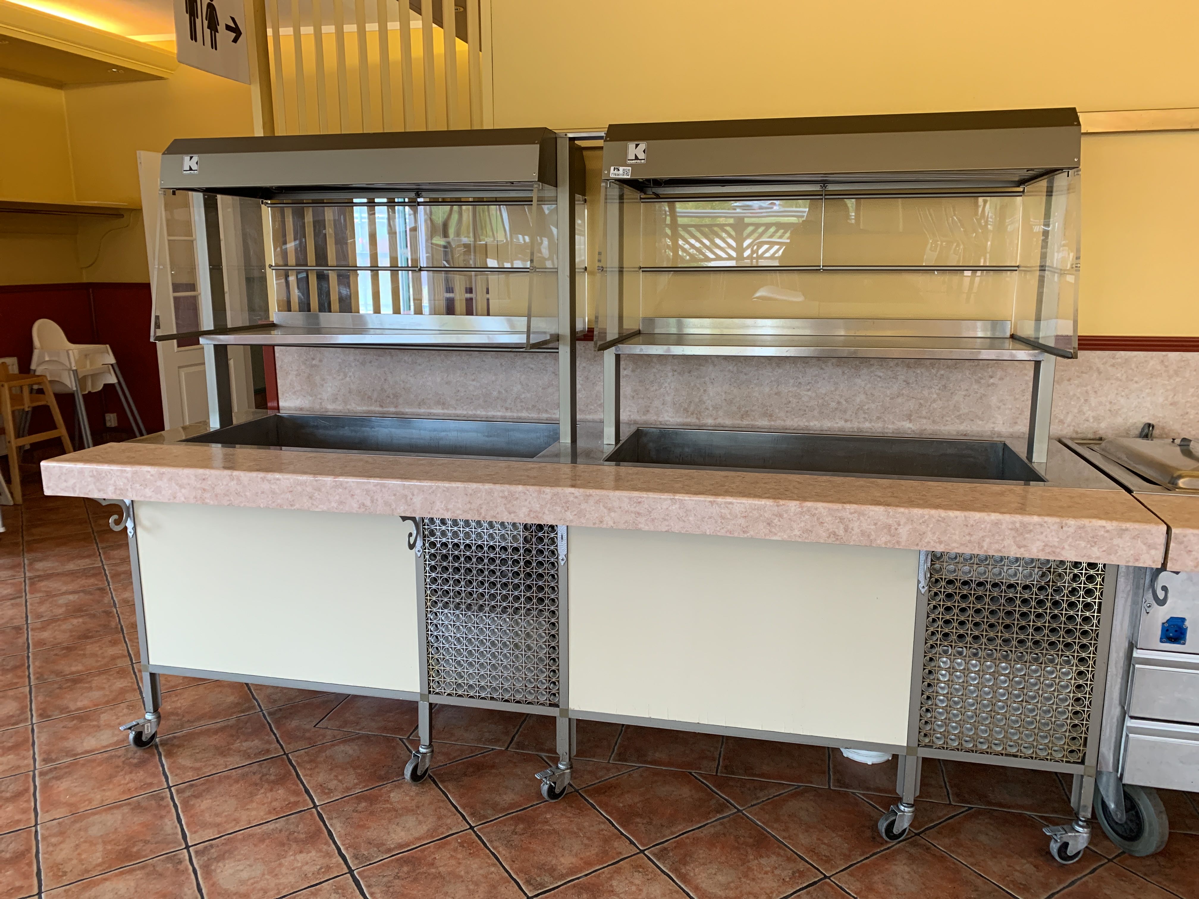 Cooling buffet on wheels with double cooling wells - PS Auction - We ...