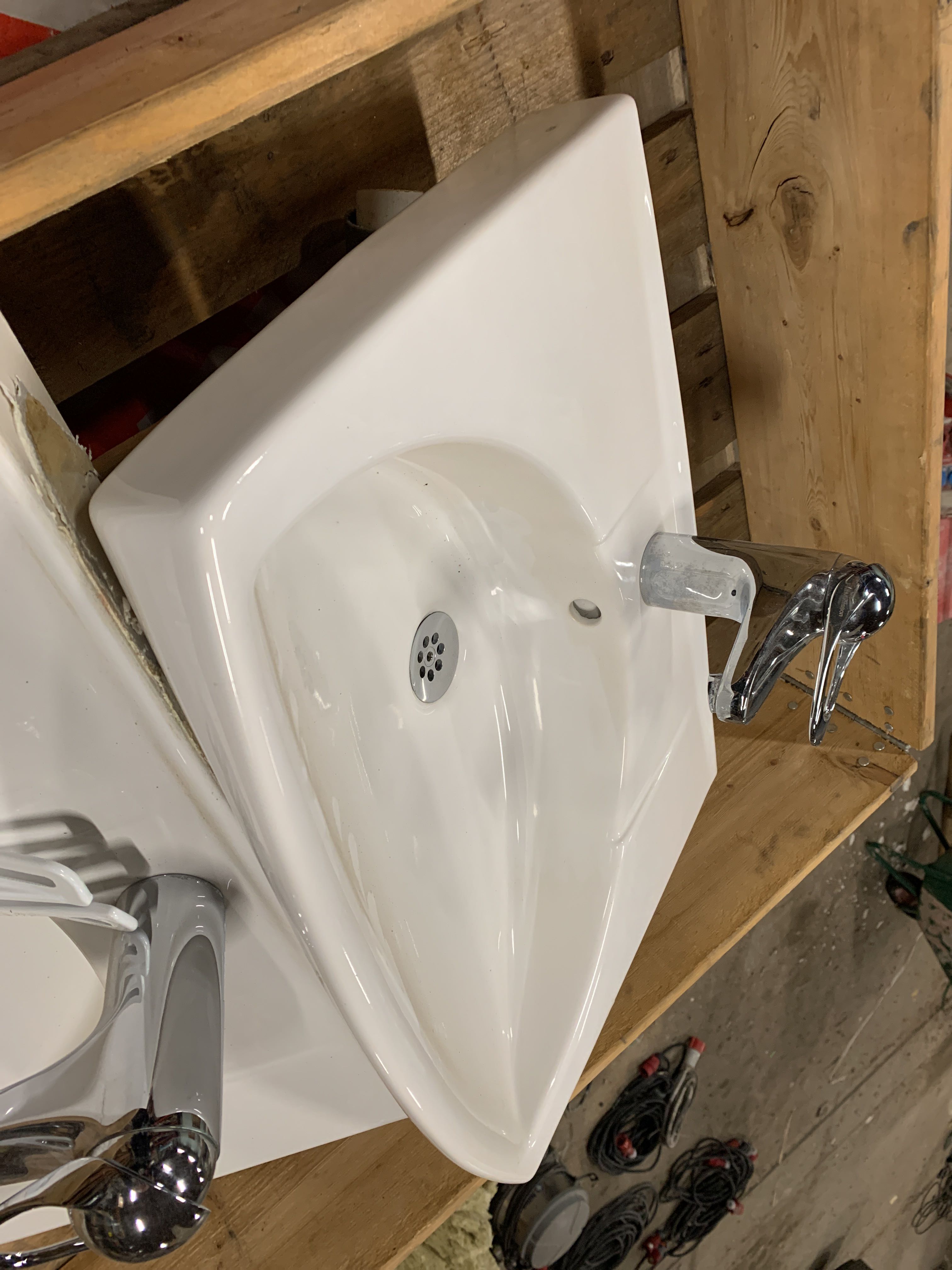 Sink with mixed 2 Ifö/FM Mattsson - PS Auction - We value the future ...