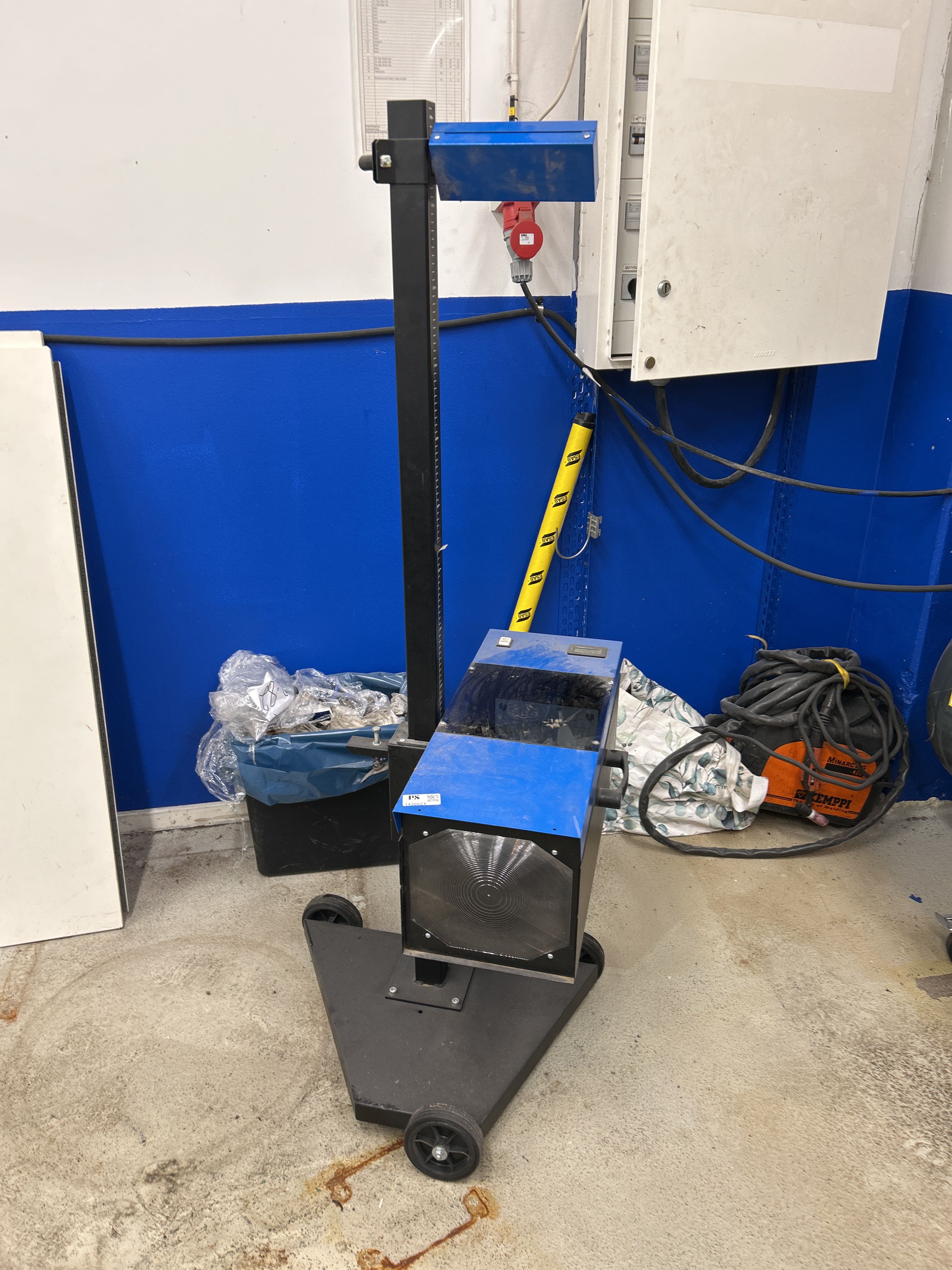 Headlight/light leveling device - PS Auction - We value the future ...