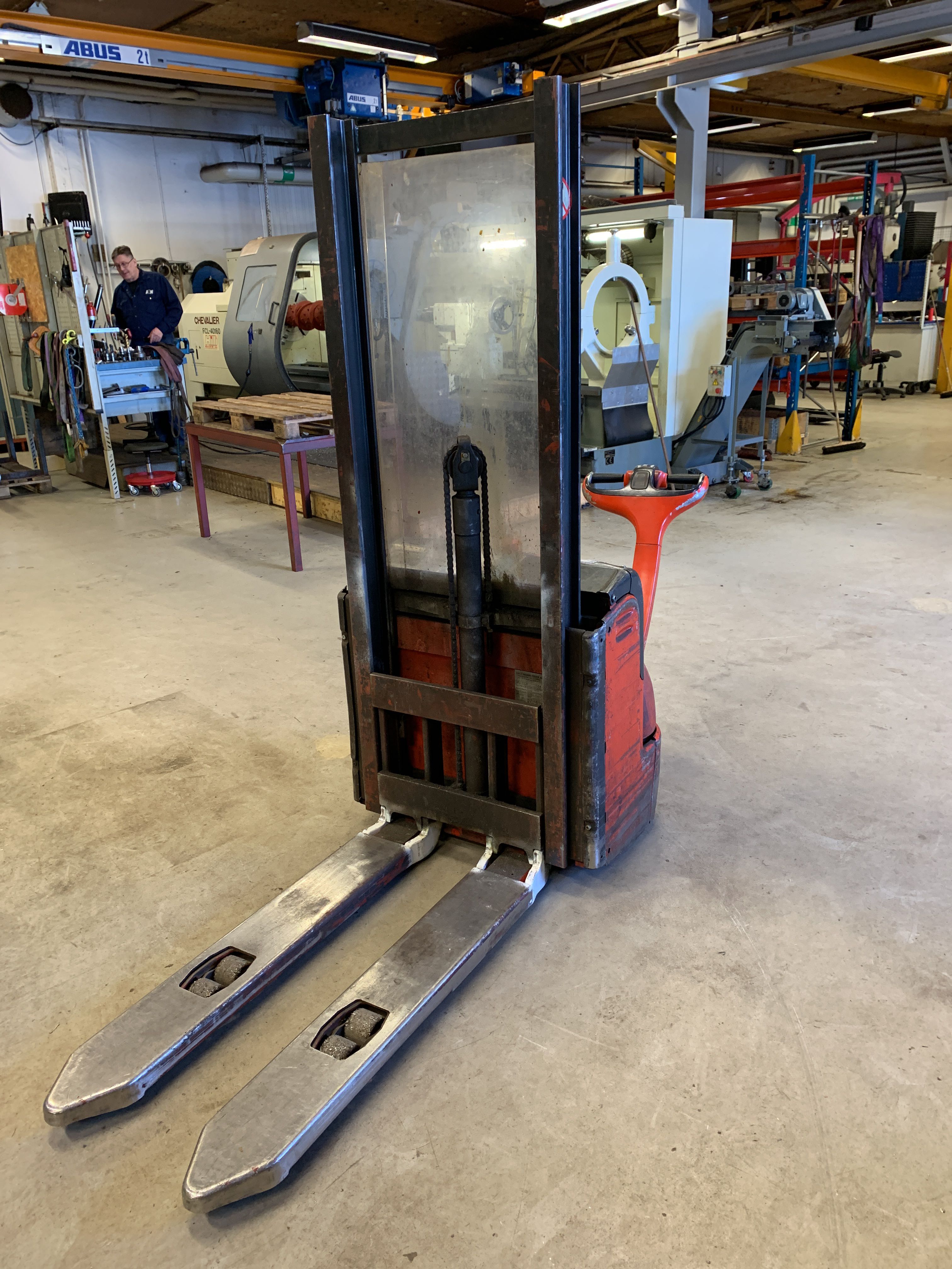 Walking stacker Linde L10 -2000 (1000kg / 154cm) - PS Auction - We ...