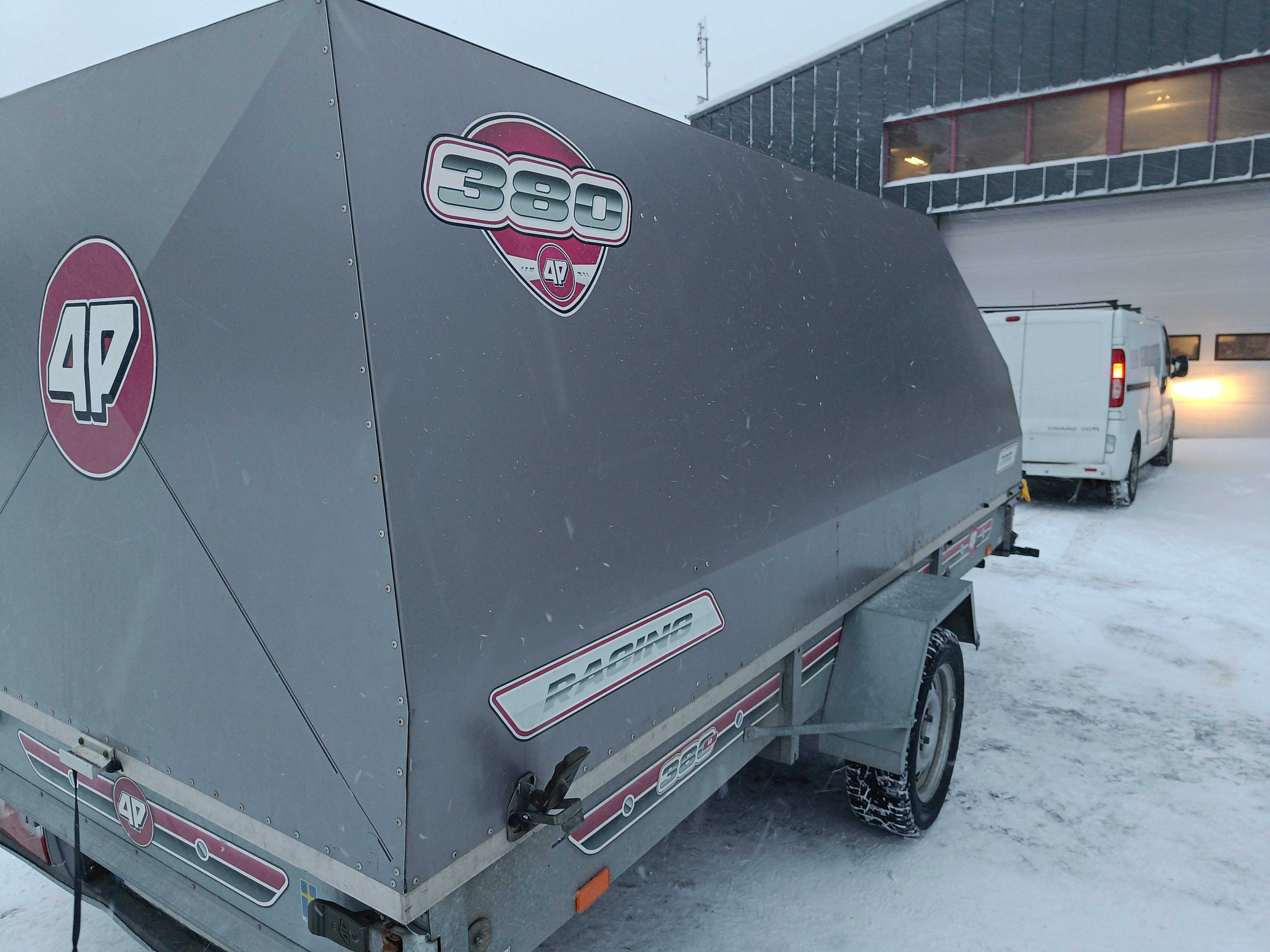 Kåpvagn Tiab 4P Racing 380R -2014 - Auktioner online - Nätauktioner ...