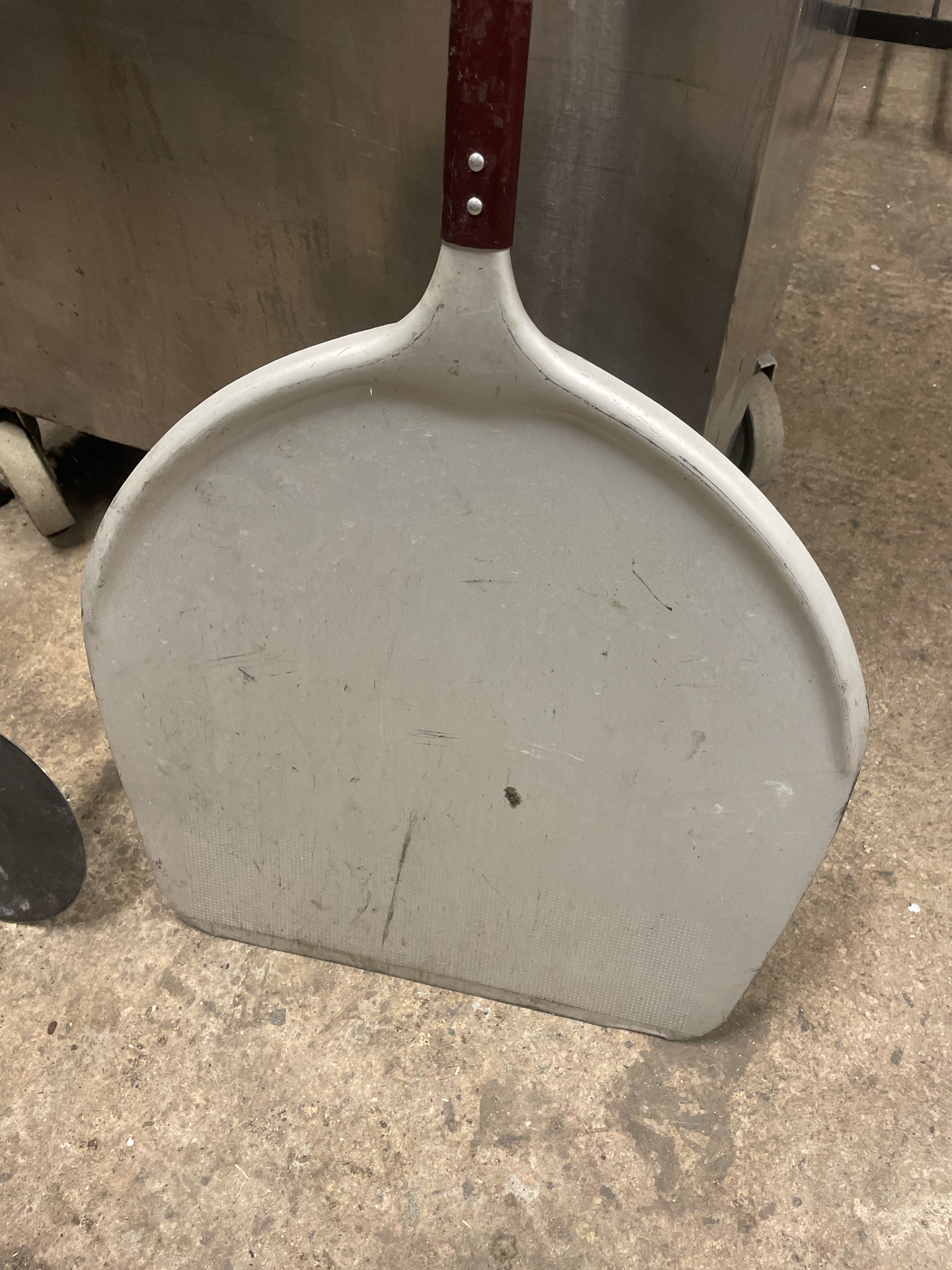 Pizza shovels, 2 pieces - PS Auction - We value the future - Largest in ...