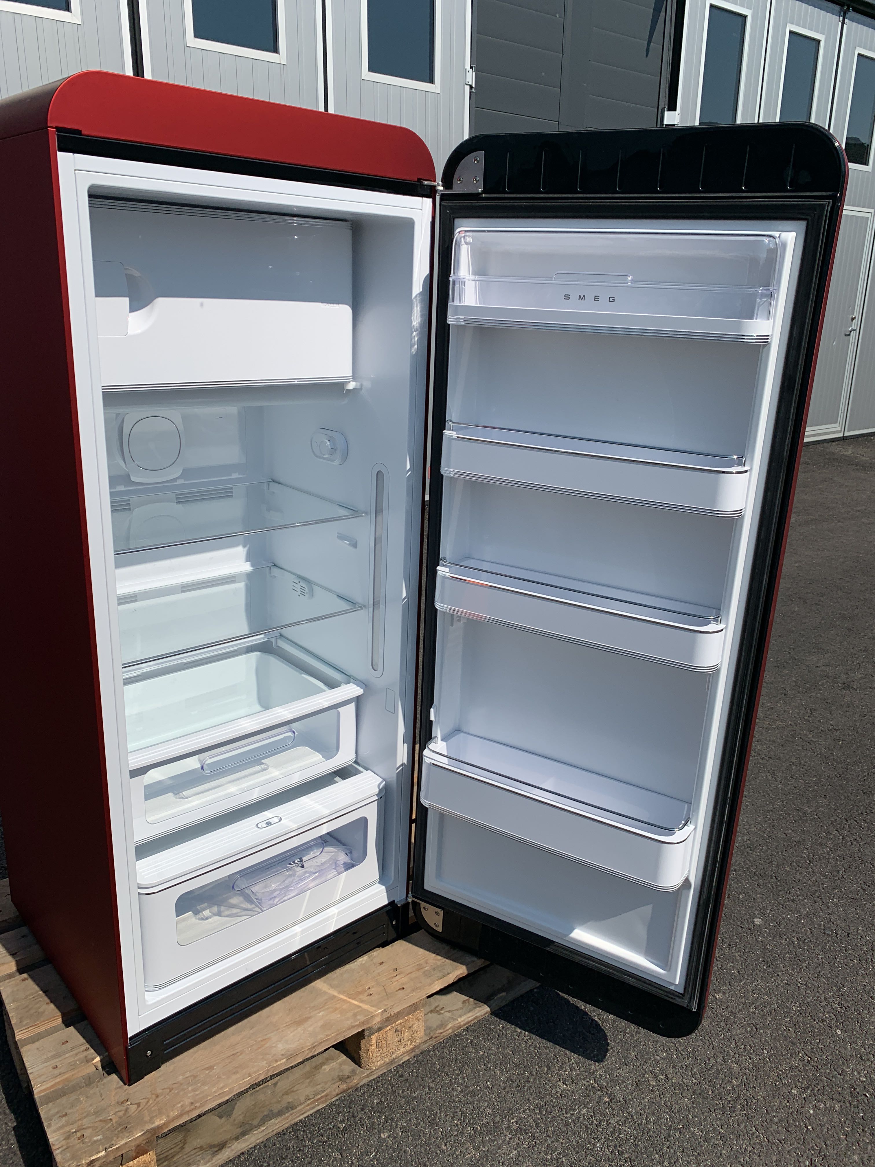 Refrigerator 50s style from Smeg FAB28RDRB3 Demo - PS Auction - We ...