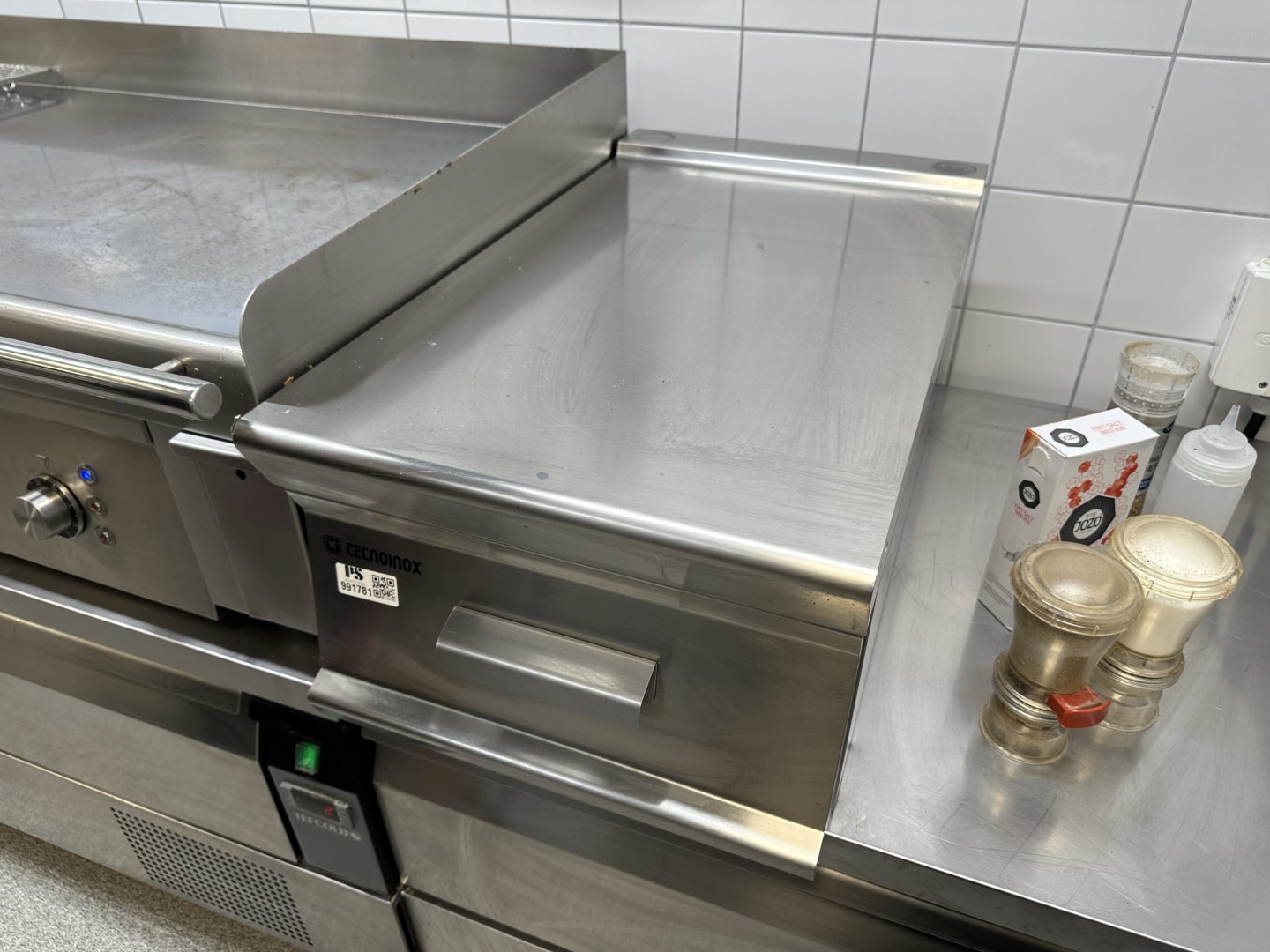 Stopping Tecnoinox draw box - PS Auction - We value the future ...