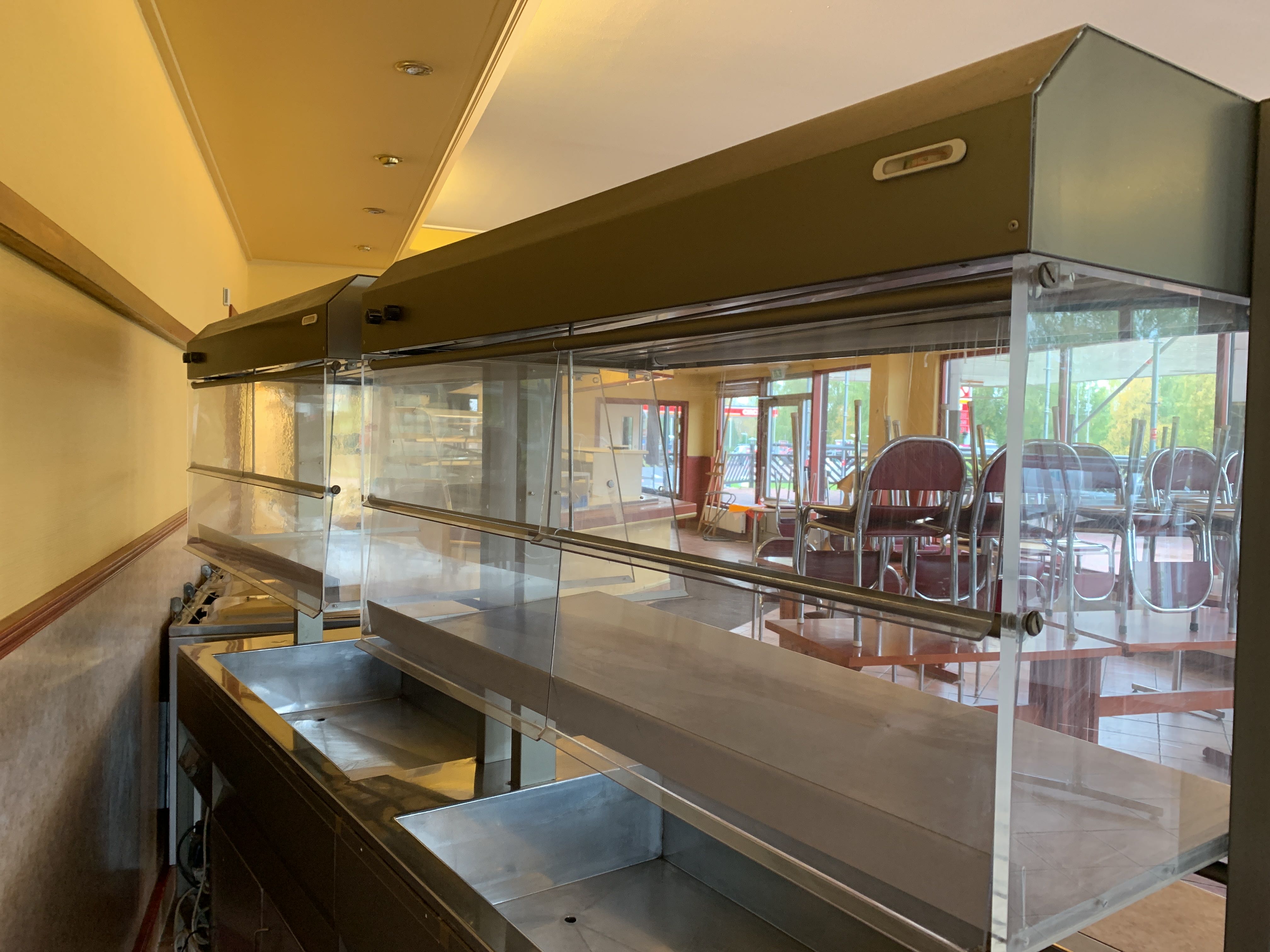 Cooling buffet on wheels with double cooling wells - PS Auction - We ...