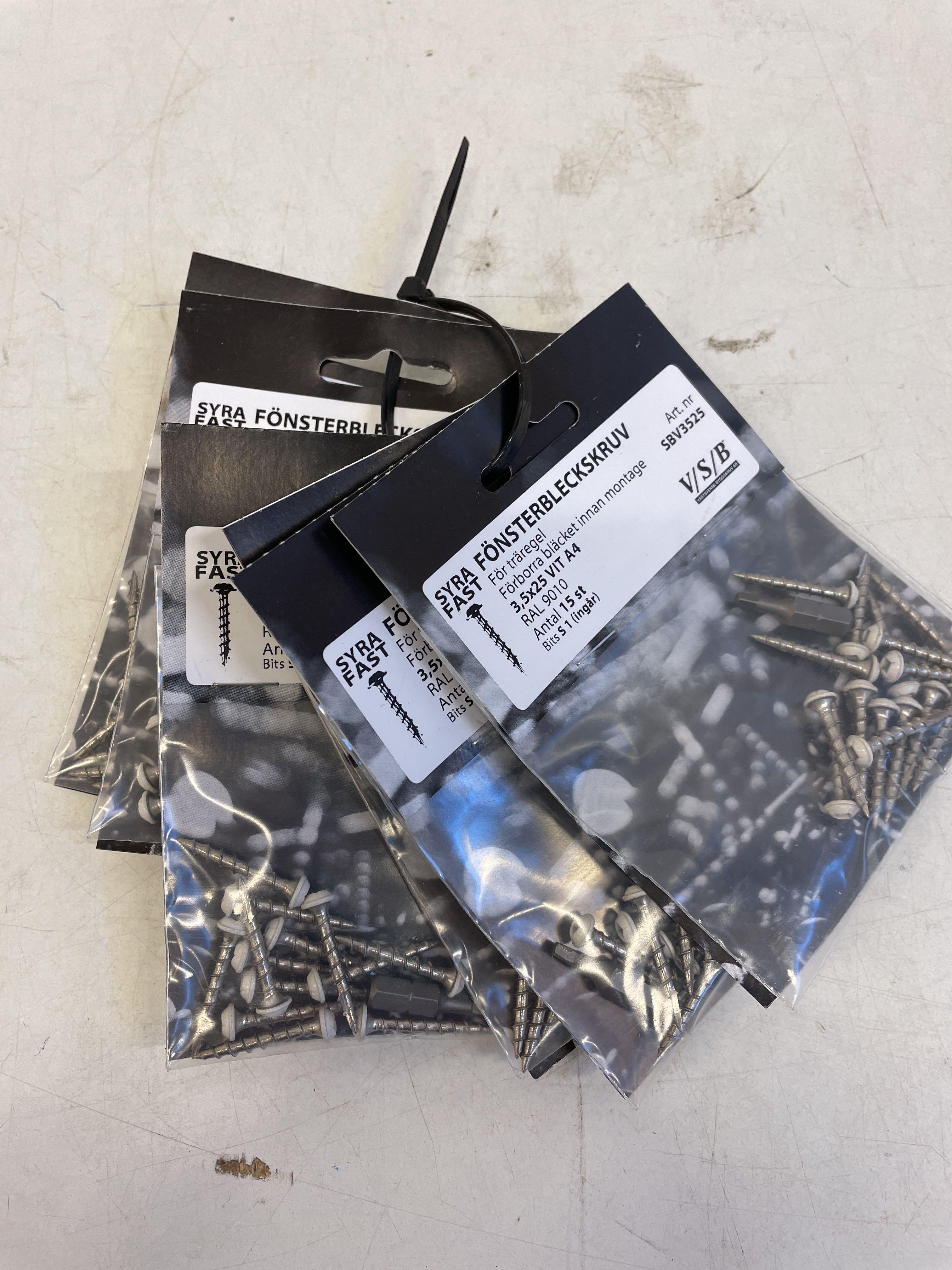 Screw, etc. in retail bags - PS Auction - We value the future - Largest ...