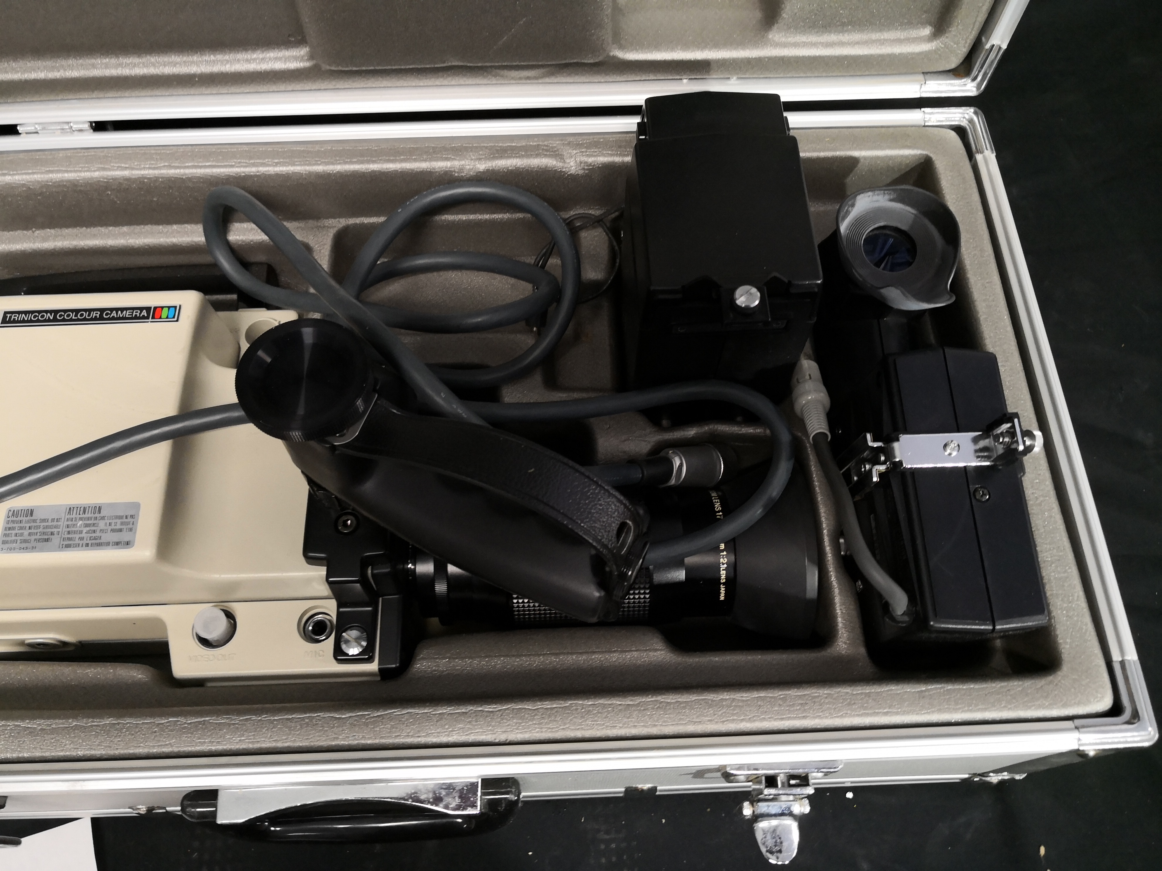 Sony Trinicon Coour Camera Vintage - Auktioner online - Nätauktioner ...
