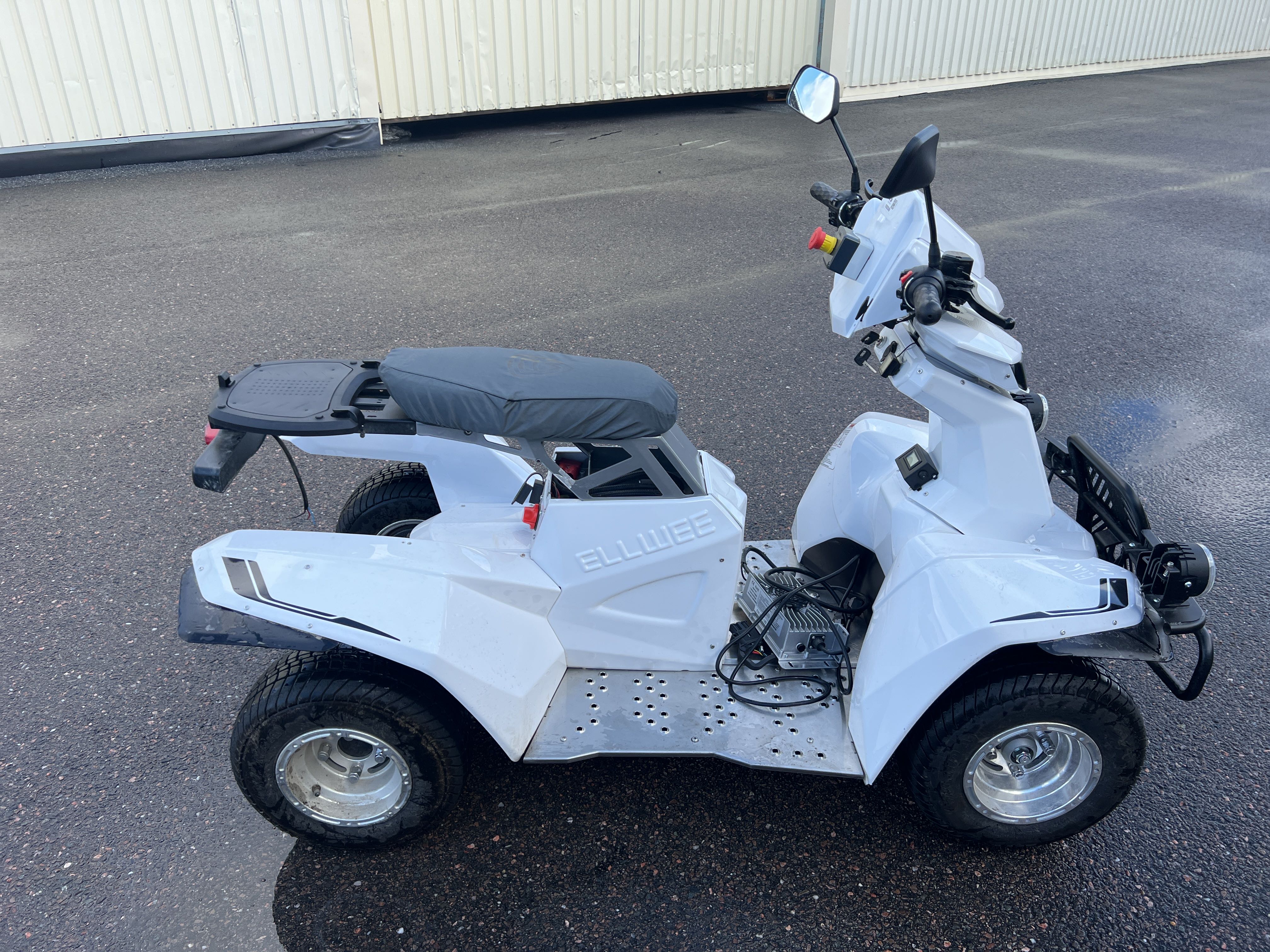 Electric quadricycle Ellwee test vehicle - PS Auction - We value the ...