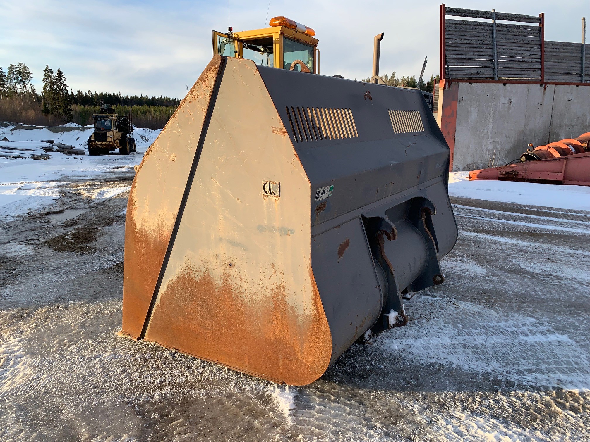 Light material bucket Large BM - PS Auction - We value the future ...
