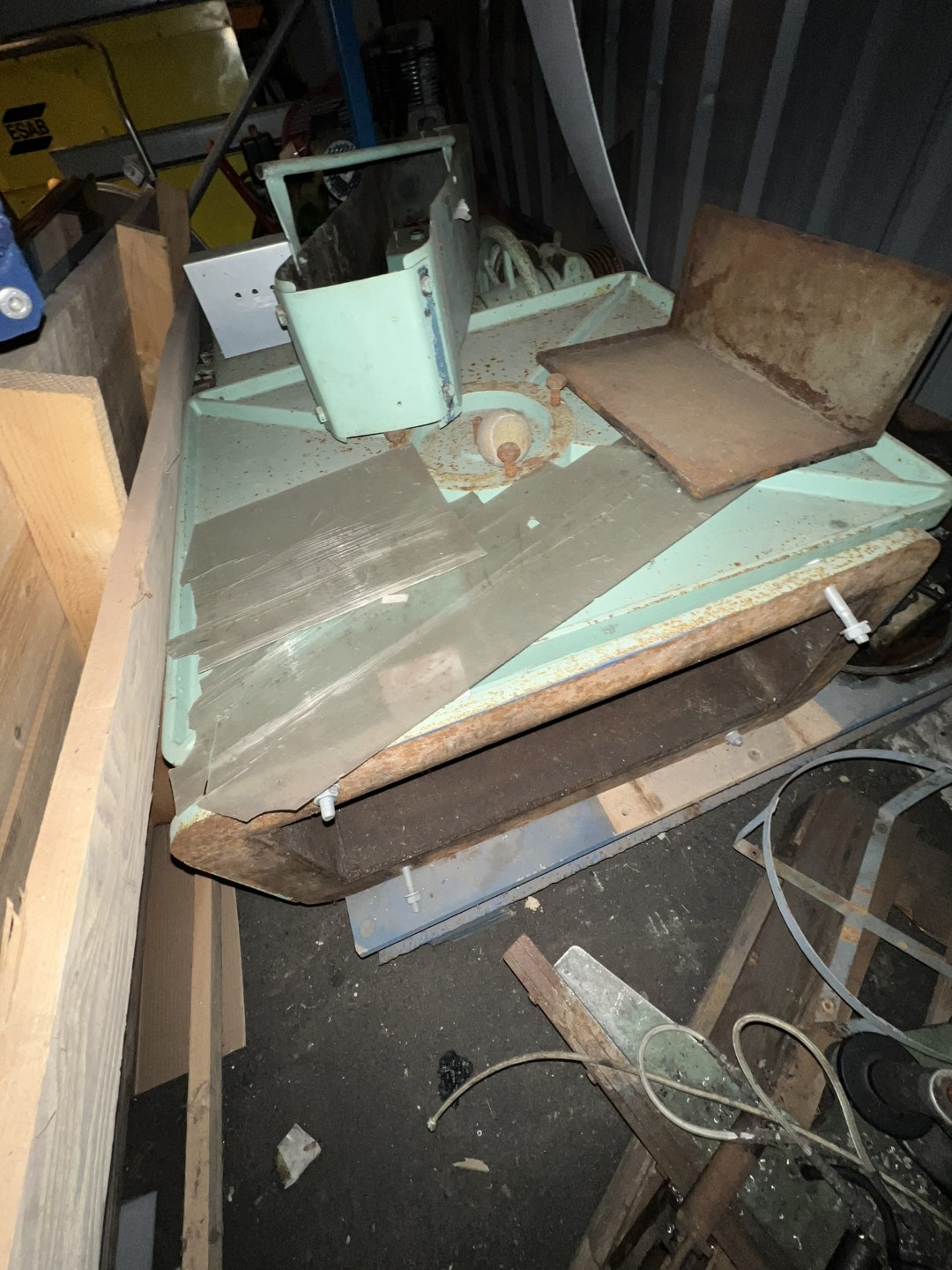 Disassembled machine, sold as scrap item - PS Auction - We value the ...