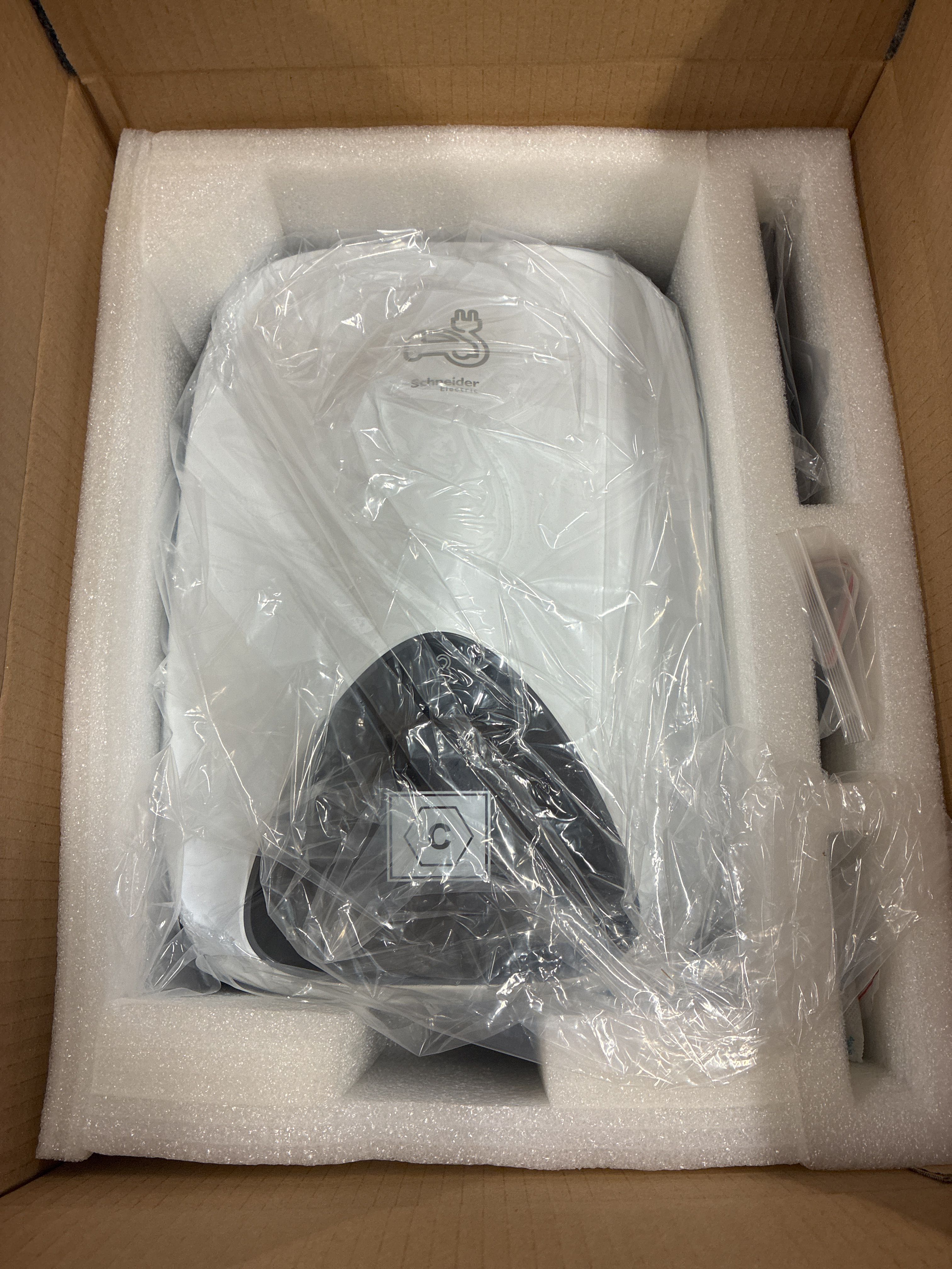 Charging box Schneider Electric Evlink home 11KW T2 - PS Auction - We ...