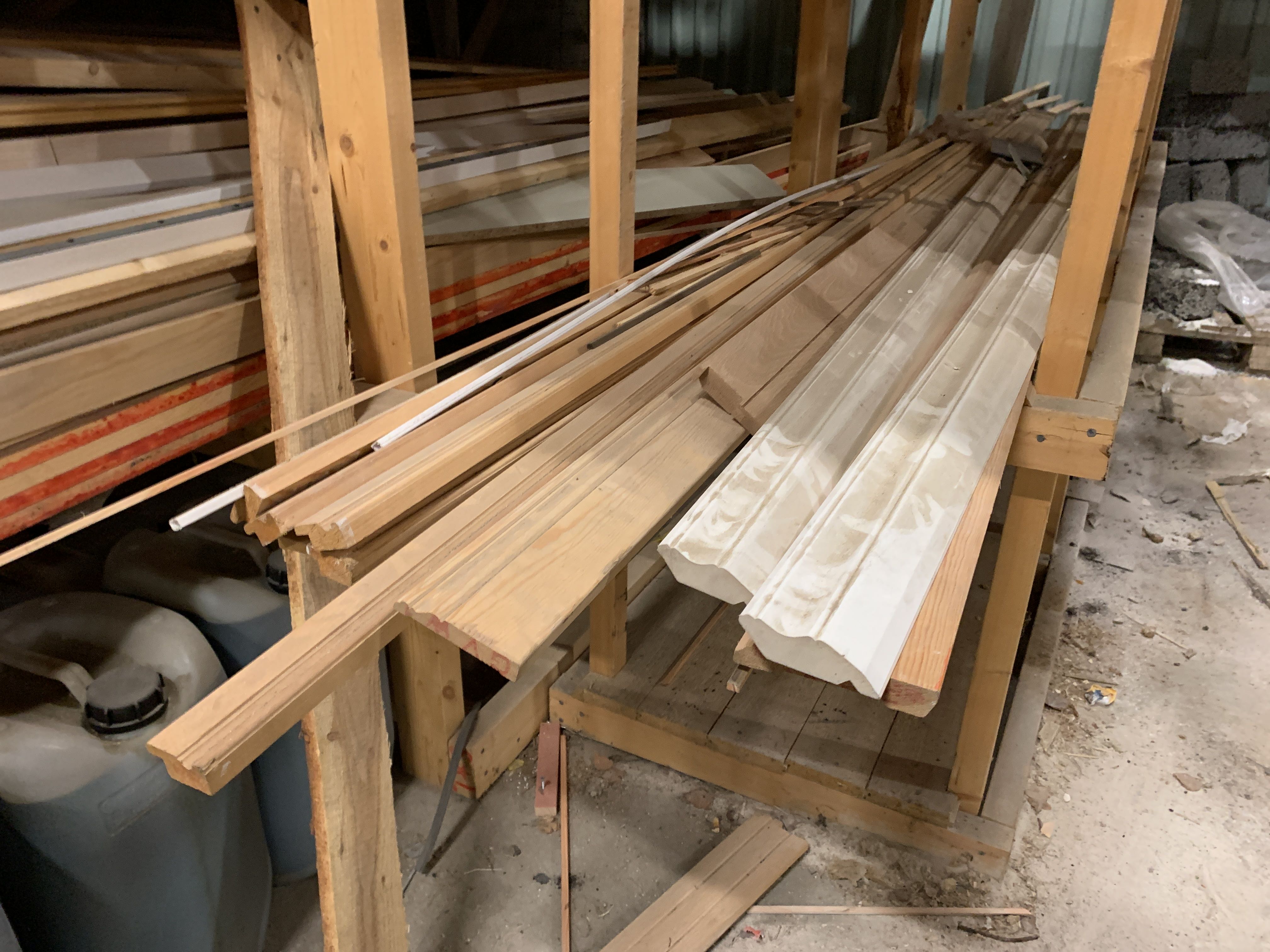 Moldings, construction ladder, cable ladders - PS Auction - We value ...