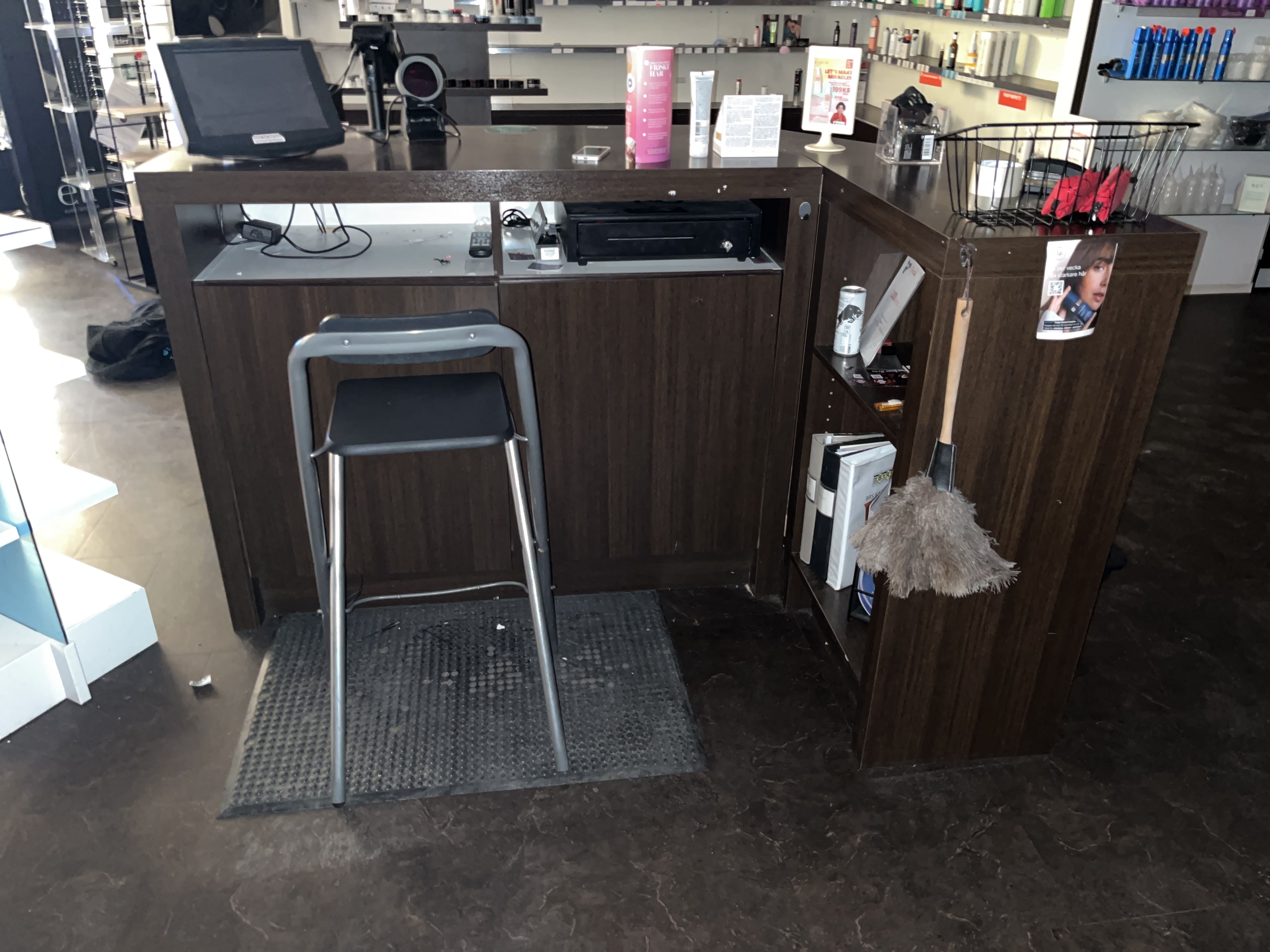 Cash desk for disassembly including chair - PS Auction - We value the ...