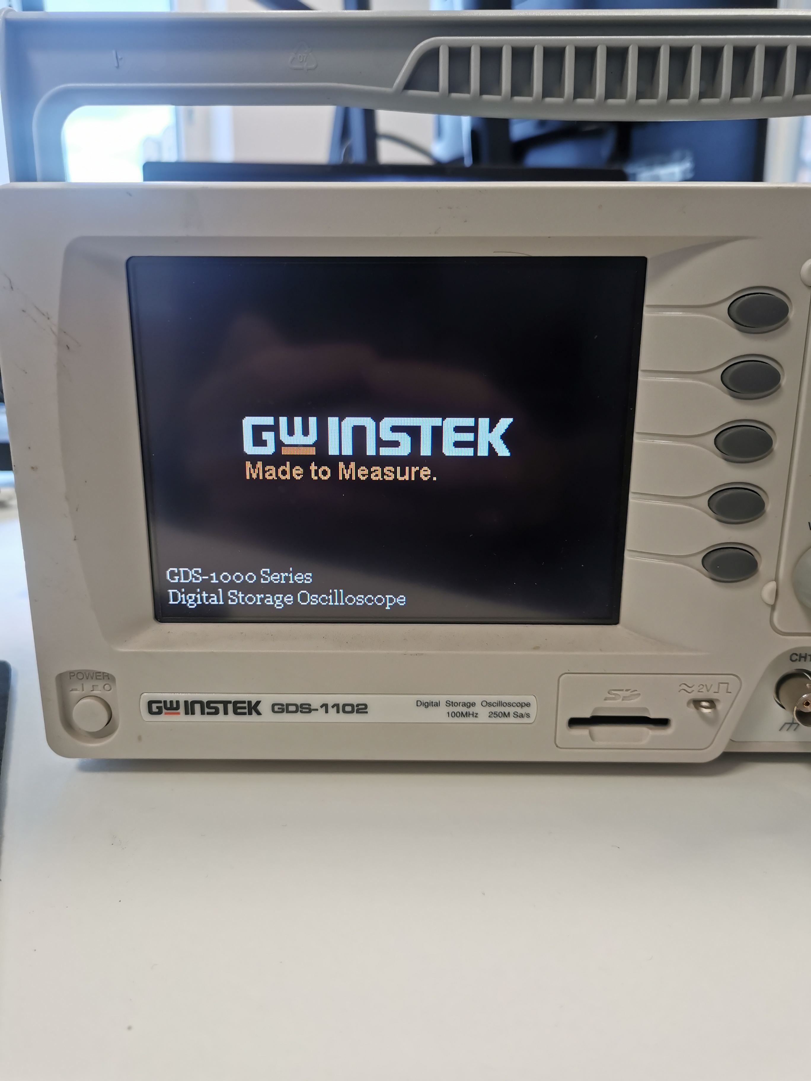 Oscilloscope, GW Instek GDS-1102 - Auktioner online - Nätauktioner ...