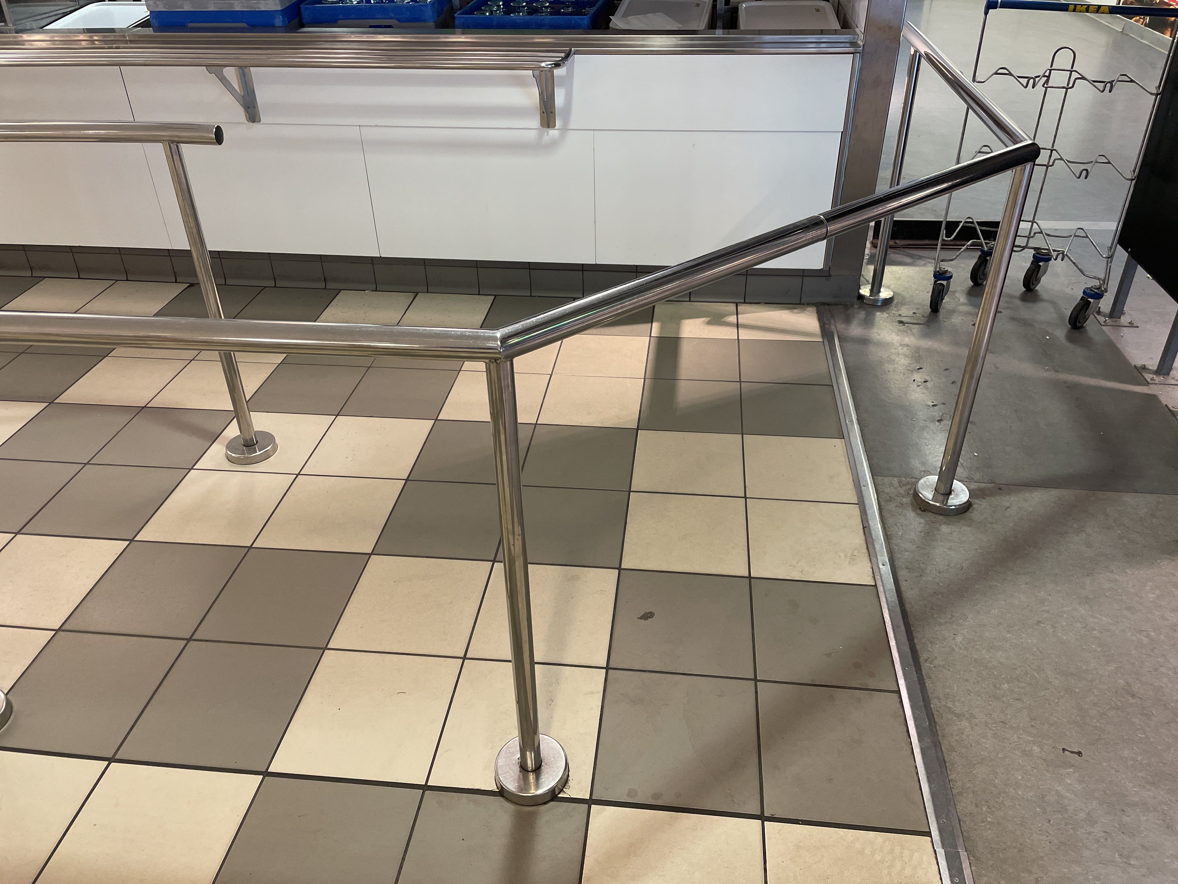 Stainless steel railings from queue systems - PS Auction - We value the future - Largest in net ...