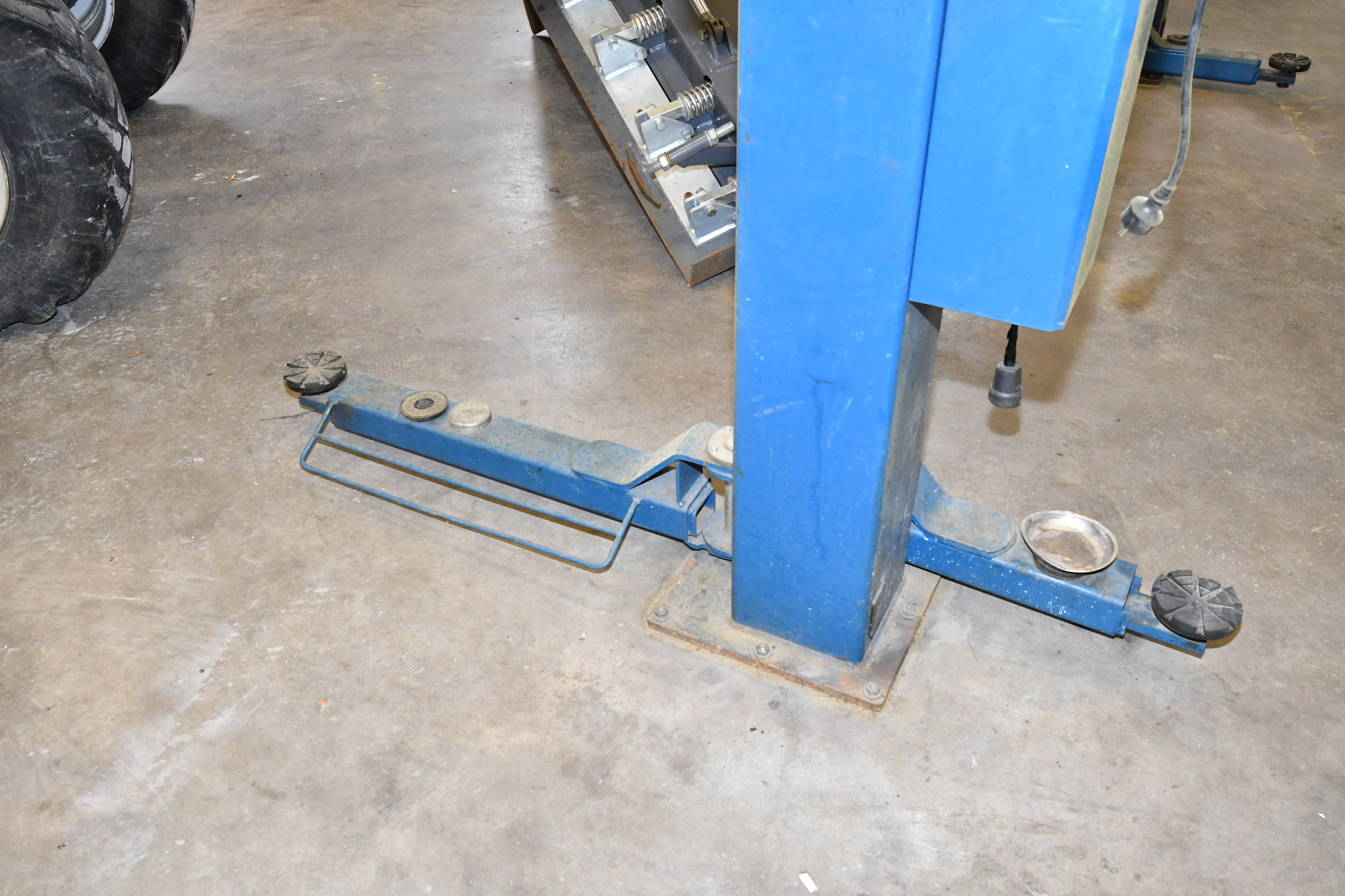 2-pillar lift NUSSBAUM #4 - PS Auction - We value the future - Largest ...