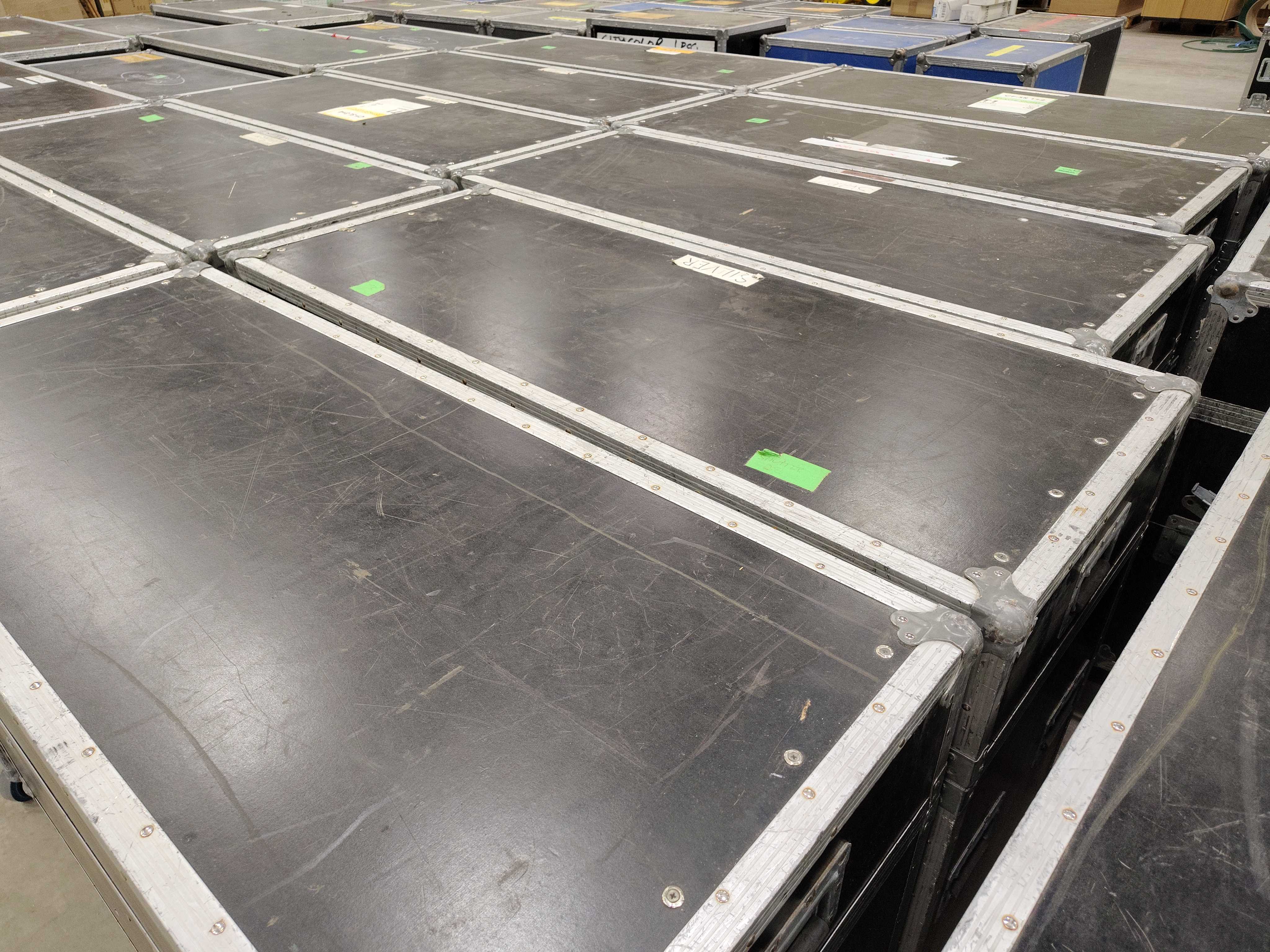 Movable stage fixtures approx. 44 pcs – Coemar CF1200, mixed colors ...