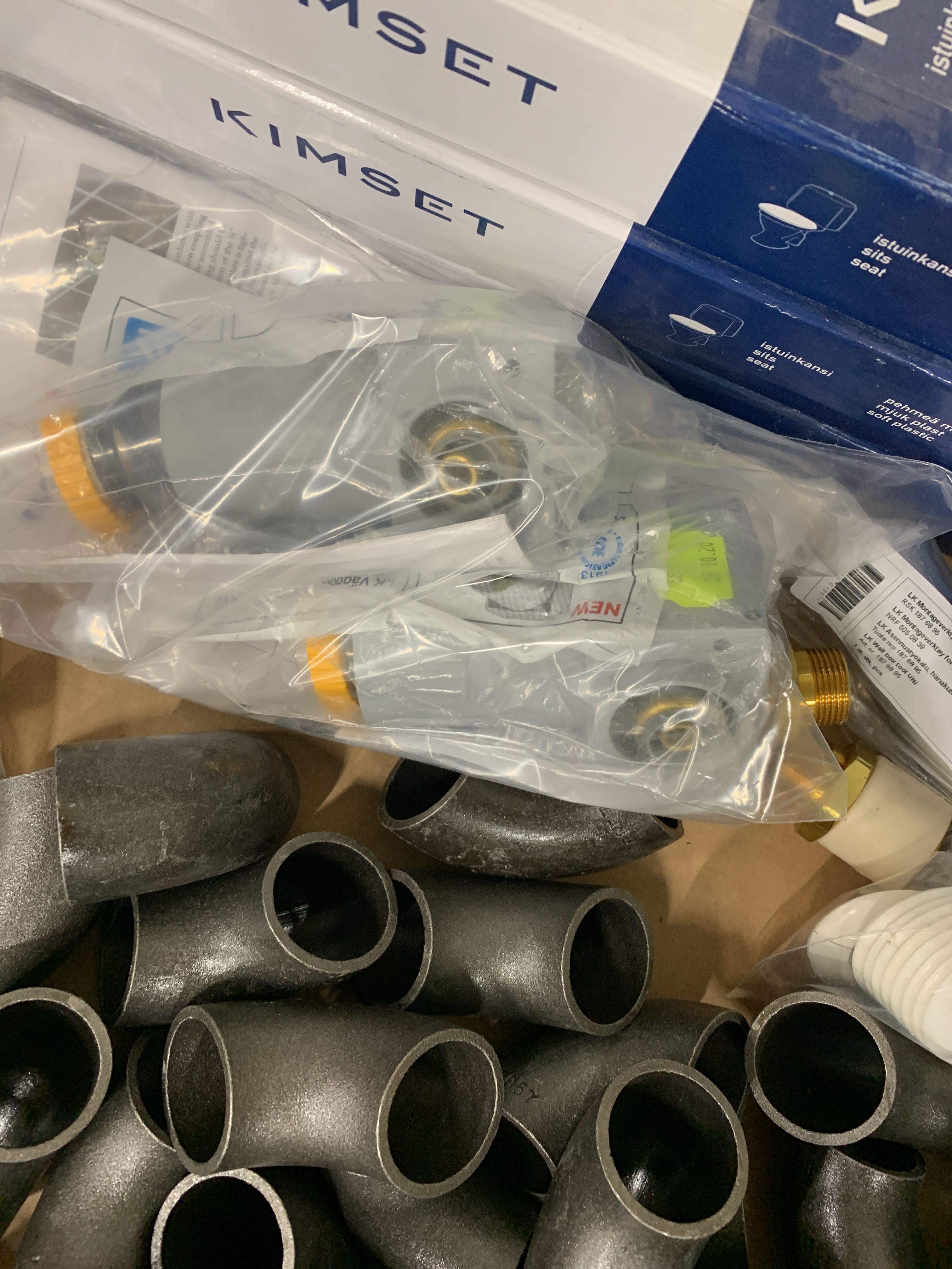Assortment of plumbing items - PS Auction - We value the future ...