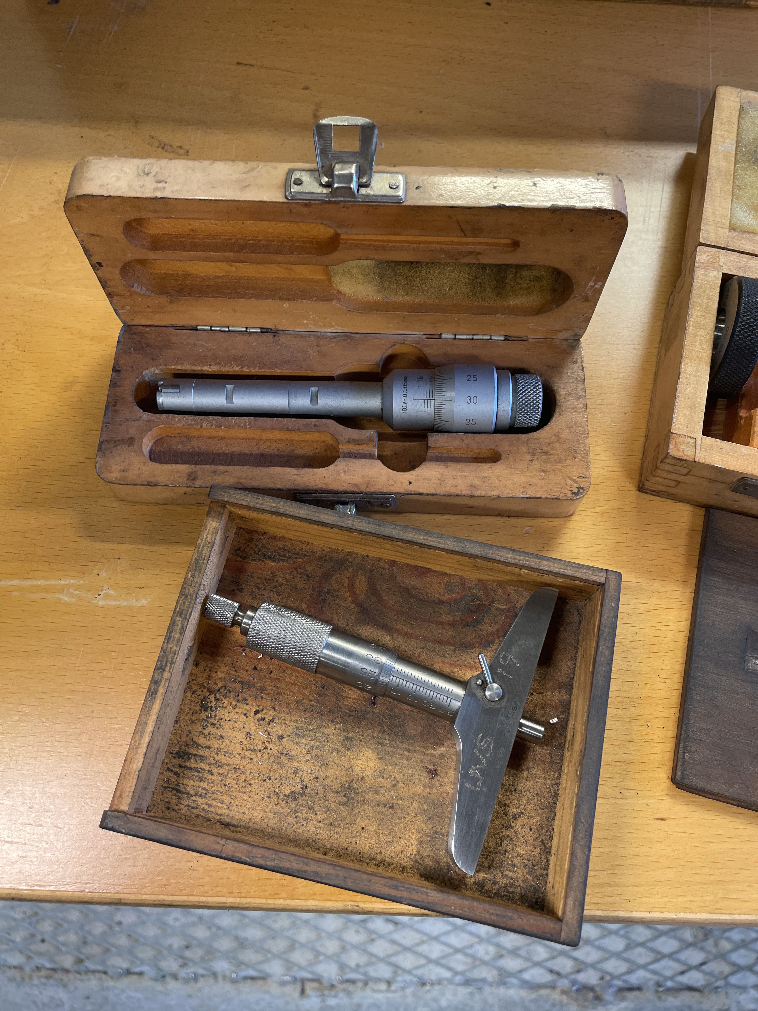 3-point micrometers and a depth caliper - PS Auction - We value the ...