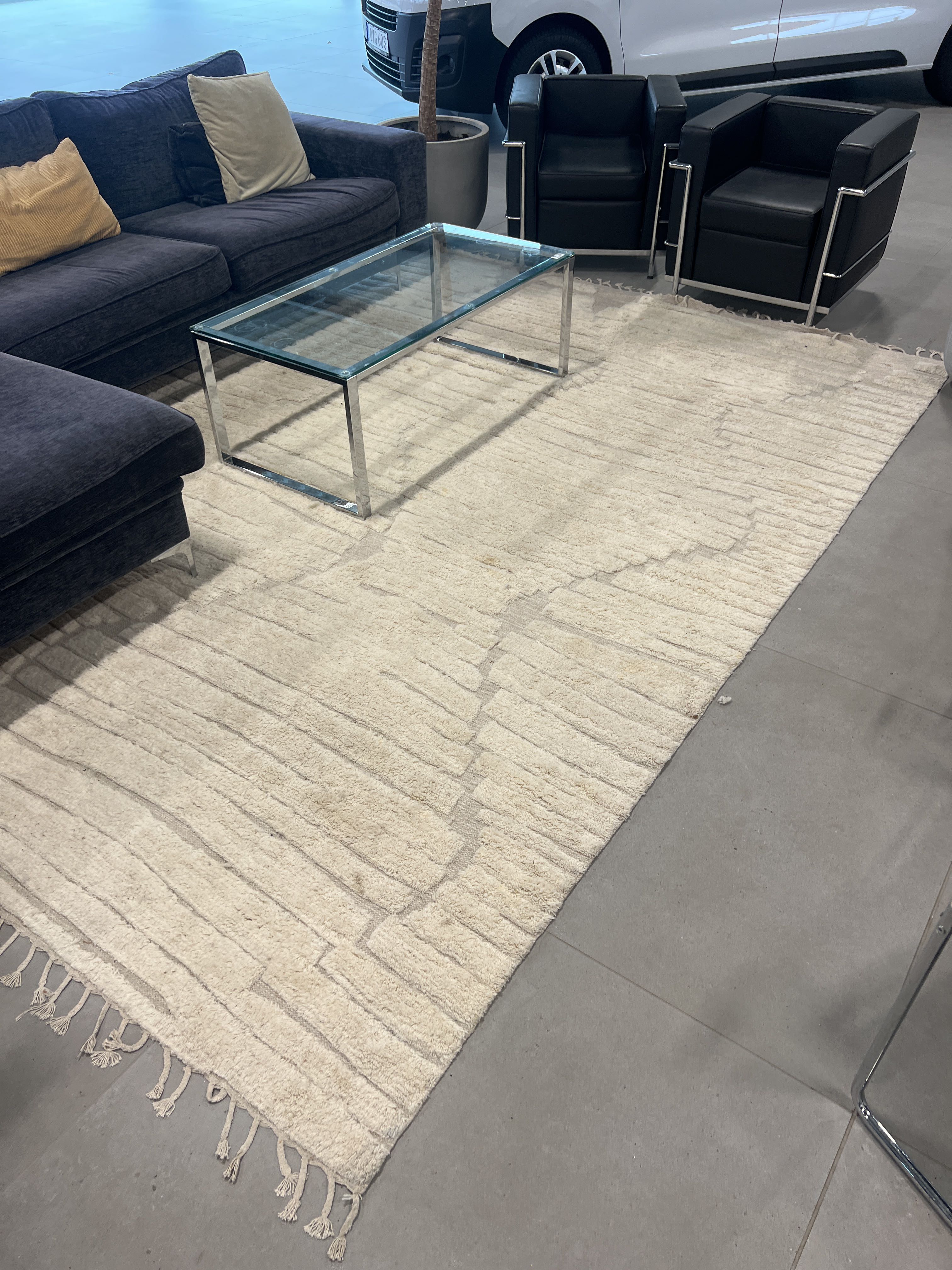 Växter, Soffgrupp, fåtöljer, matta & bord - Auktioner online ...