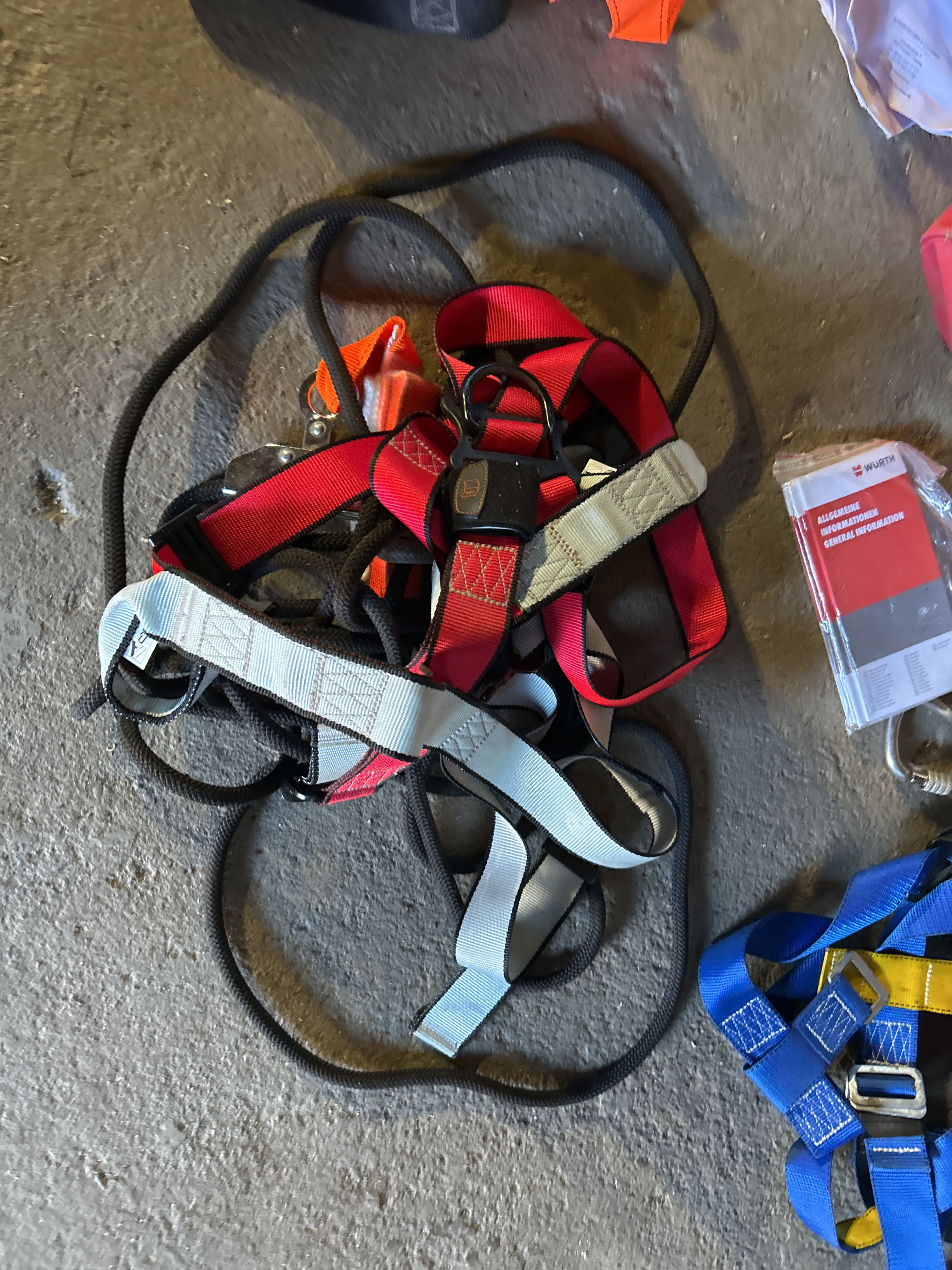 Fall protection equipment - 3 harnesses with ropes and accessories - PS ...