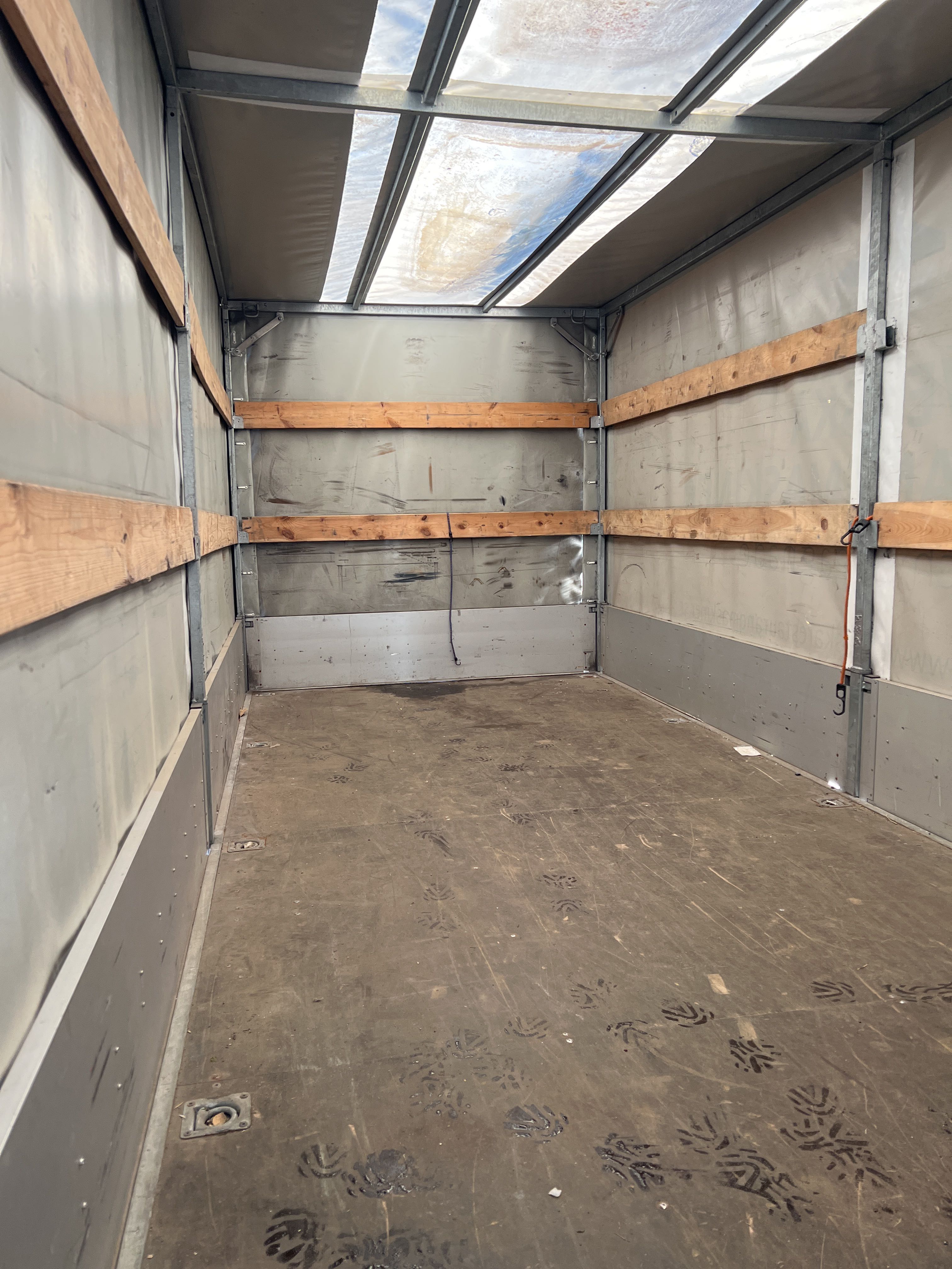 Large canopy trailer 2700kg with car ramps -2017 - PS Auction - We ...