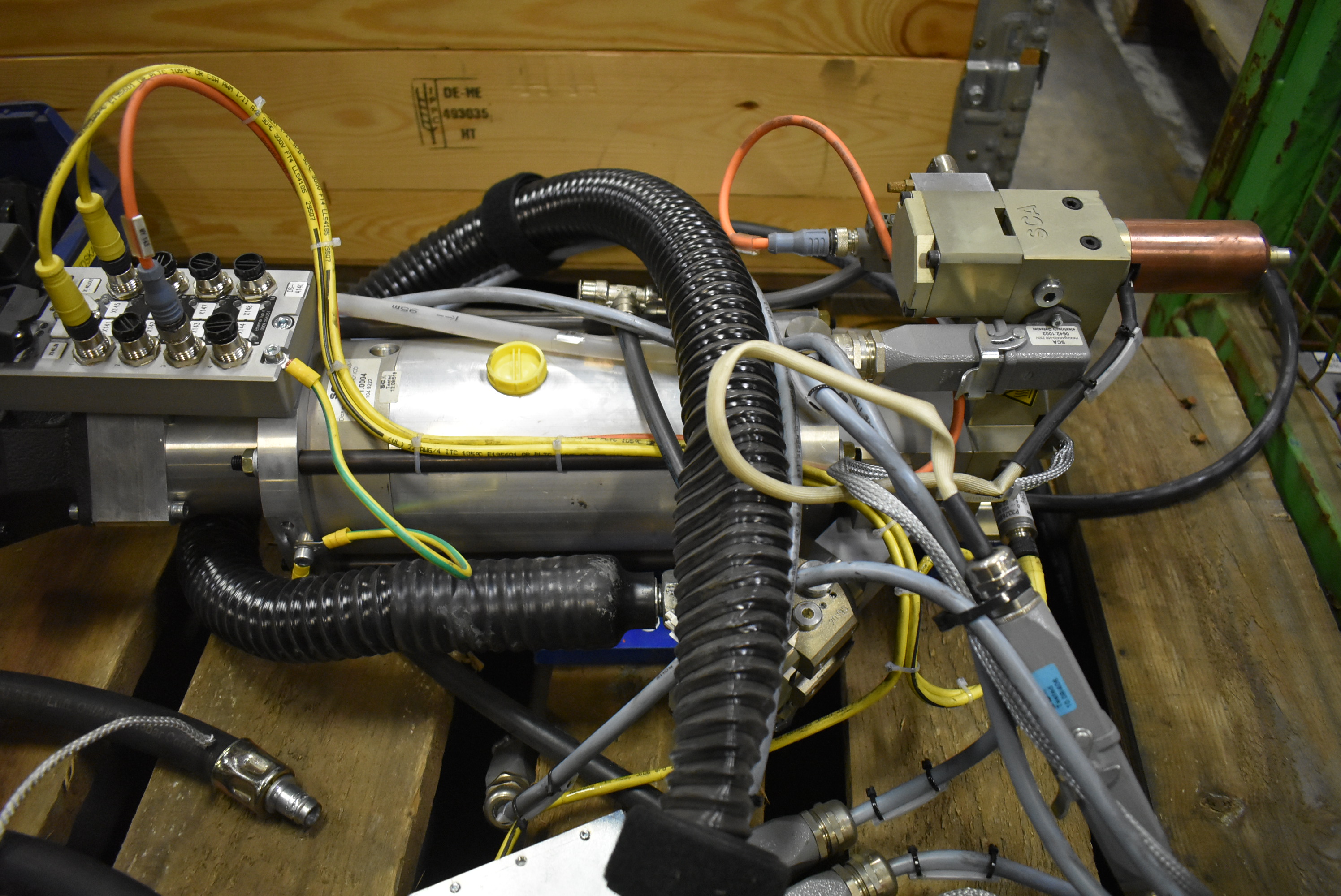 Glue guns servo-controlled for SCA - PS Auction - We value the future ...