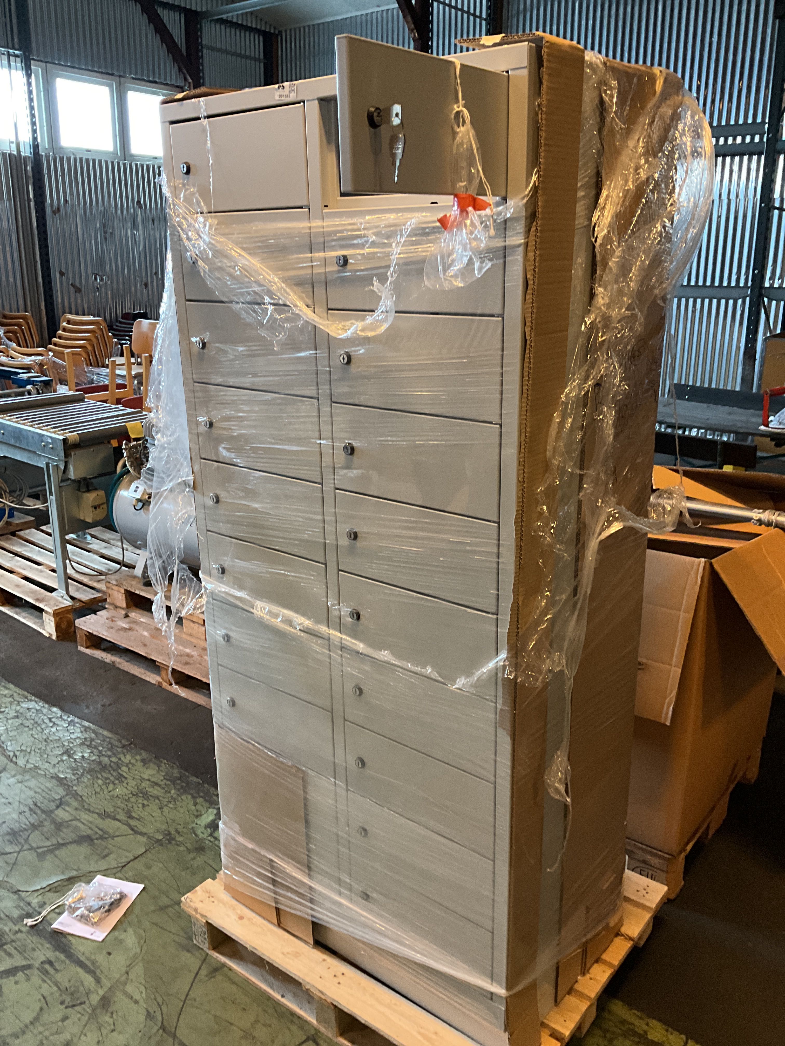 Lockable Storage Cabinets - PS Auction - We value the future - Largest ...
