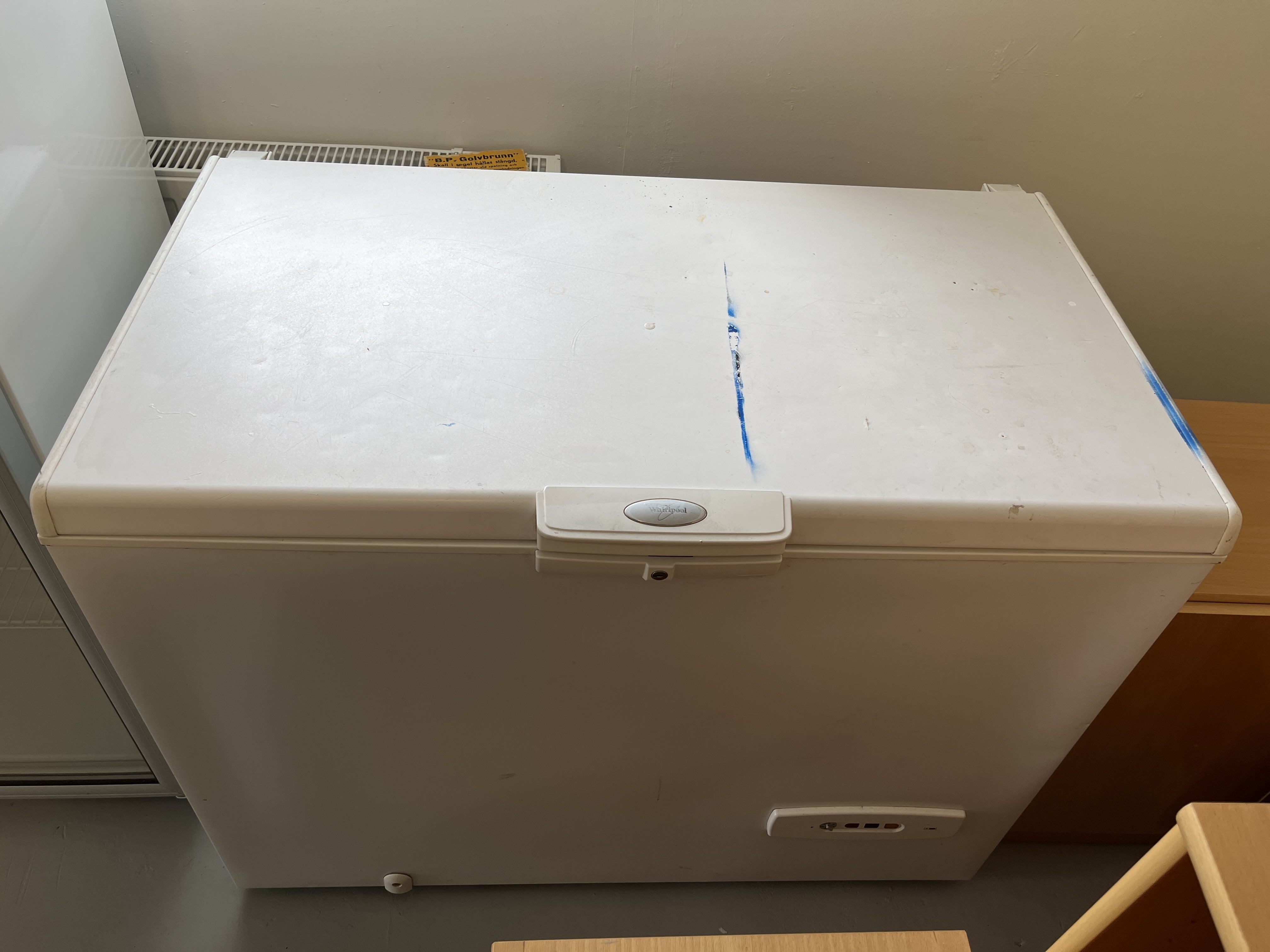 Frysbox Whirlpool AFG 6392-B - Auktioner online - Nätauktioner ...