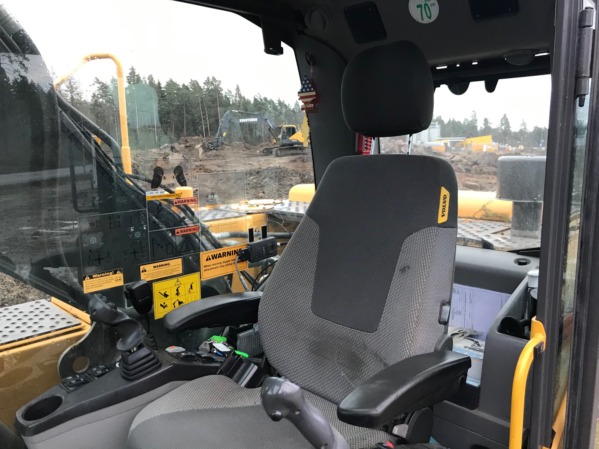 Crawler excavator Volvo EC210C 2011 - PS Auction - We value the future ...