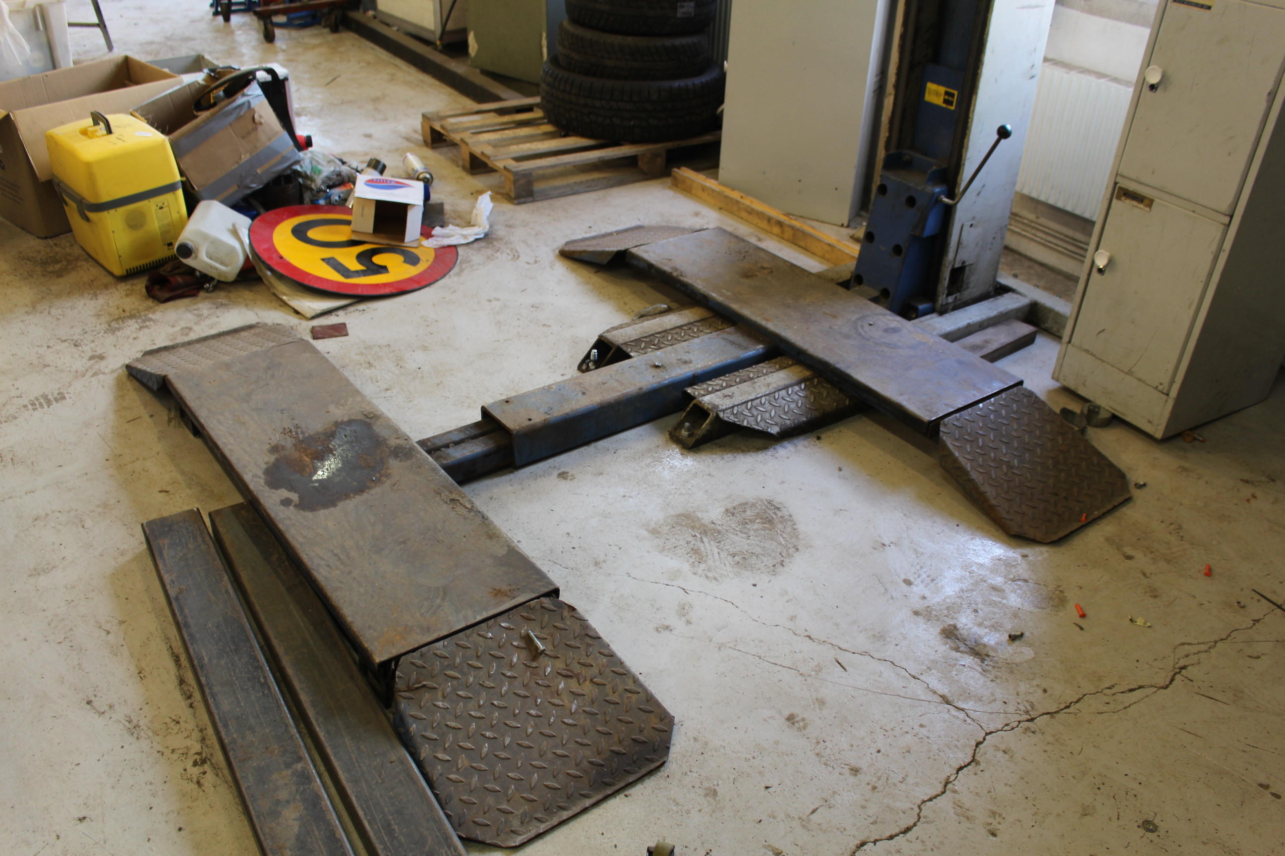 Enpelarlyft Finn Tools 2000 kg - Auktioner online - Nätauktioner ...